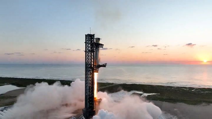 Elon Musk celebrates successful SpaceX rocket landing…