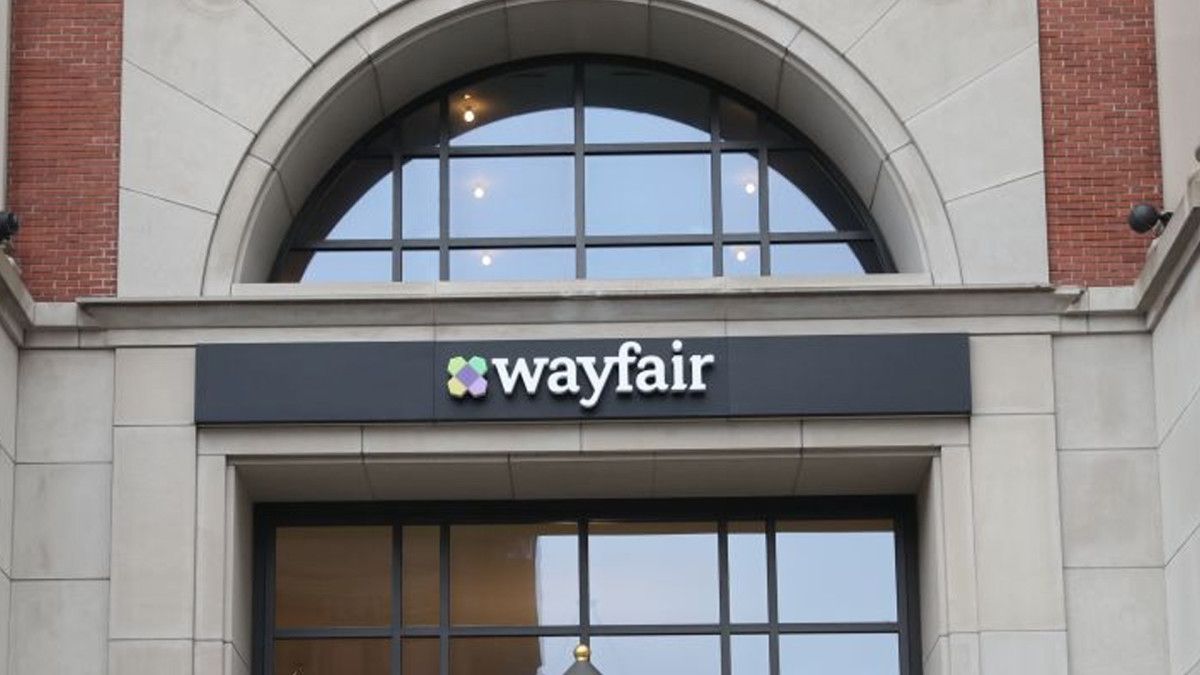 Wayfair is selling a $160 15-piece Farberware cookware…