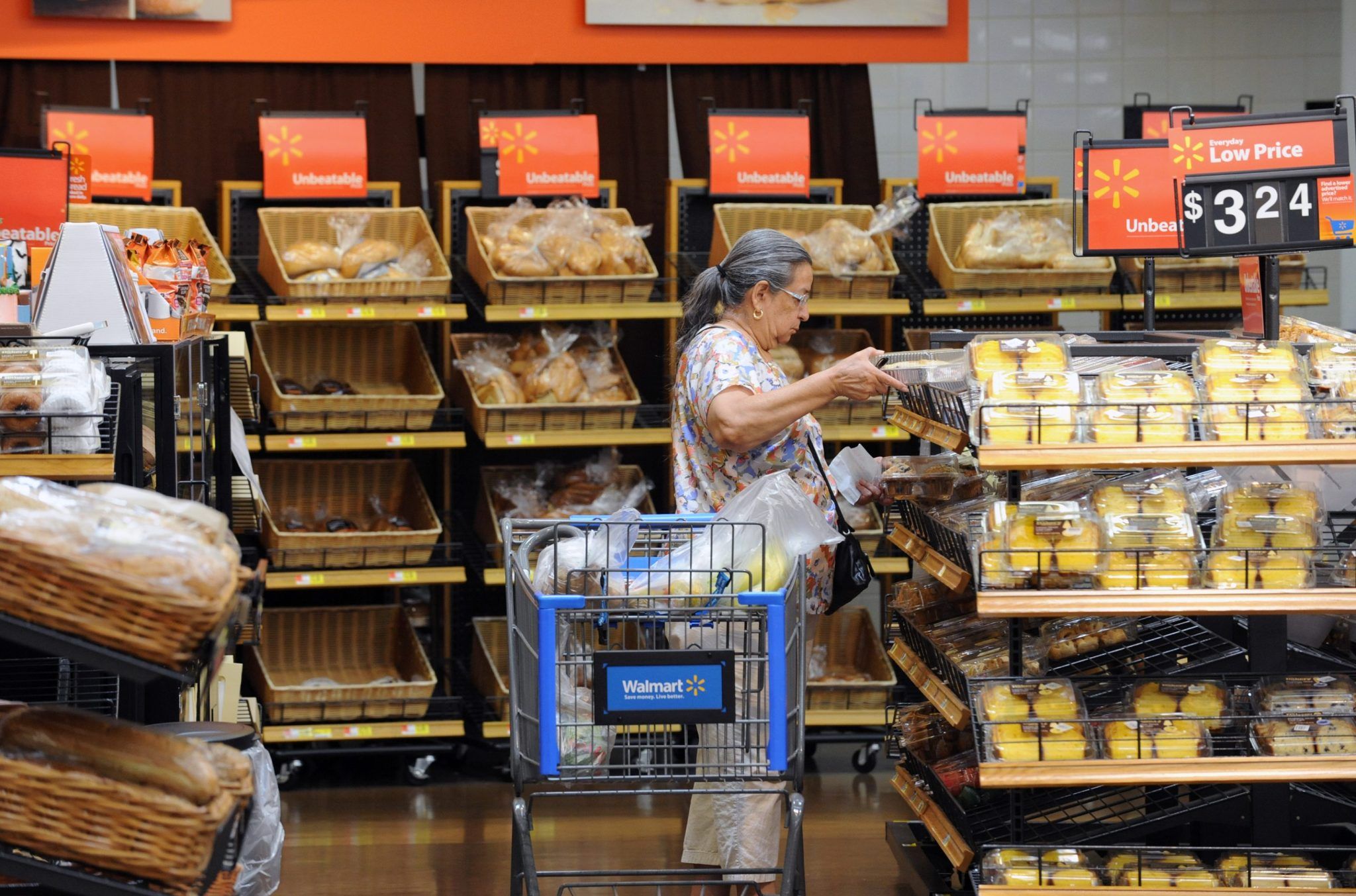 Walmart employee looked for her daughter for hours…