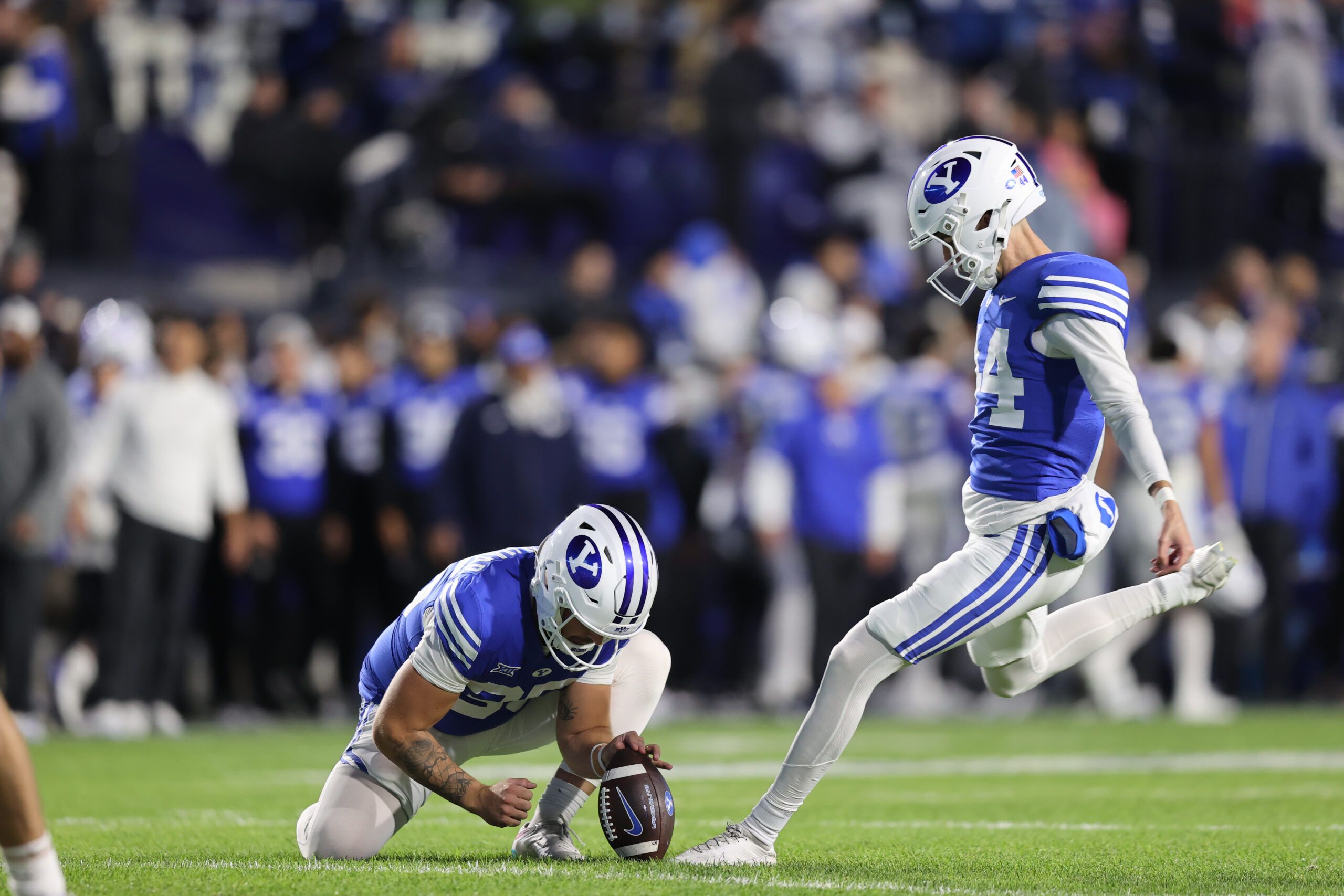 BYU pulls off clever fake field goal against UCF