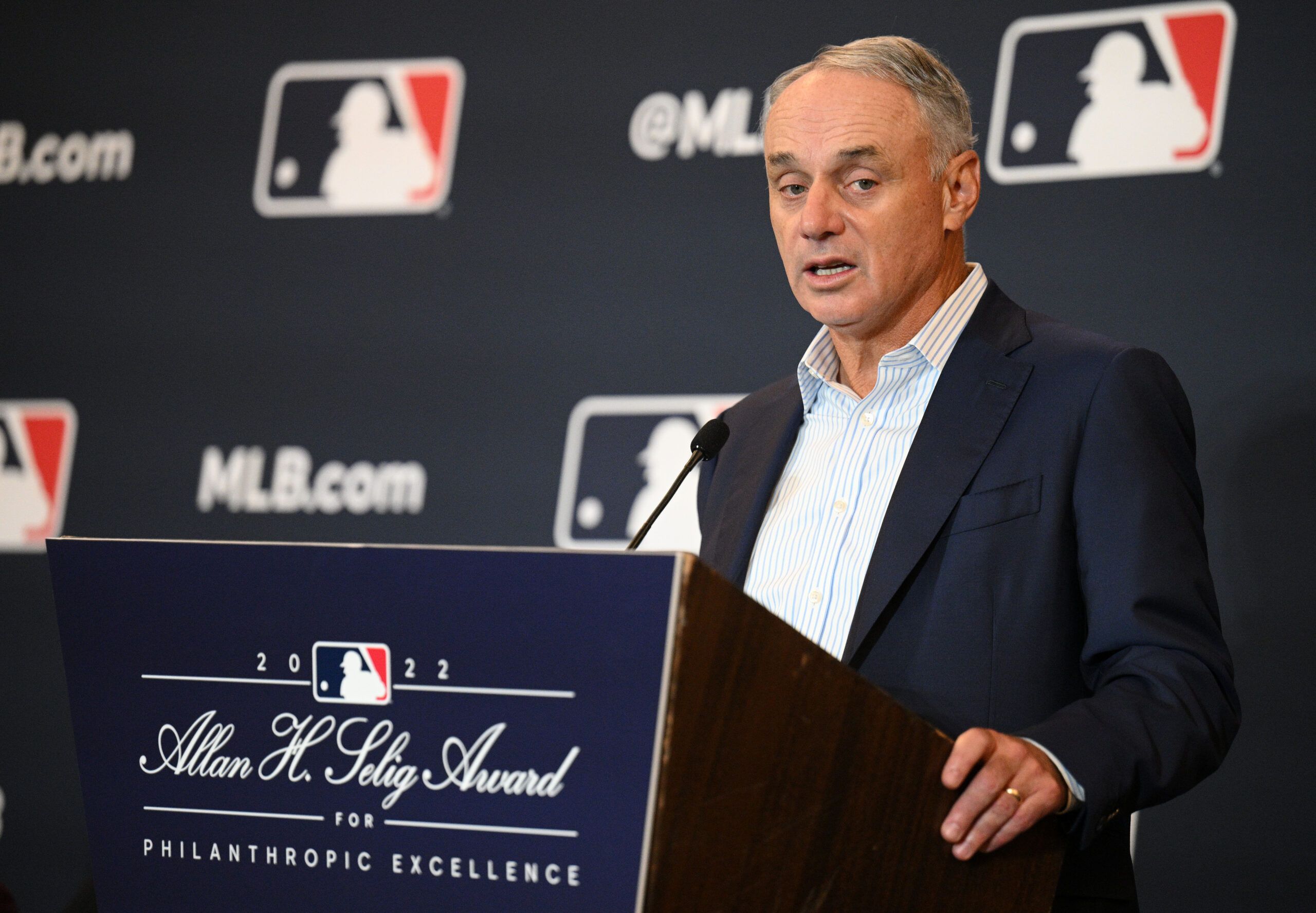 When is Rob Manfred retiring? Here’s the date MLB’s…