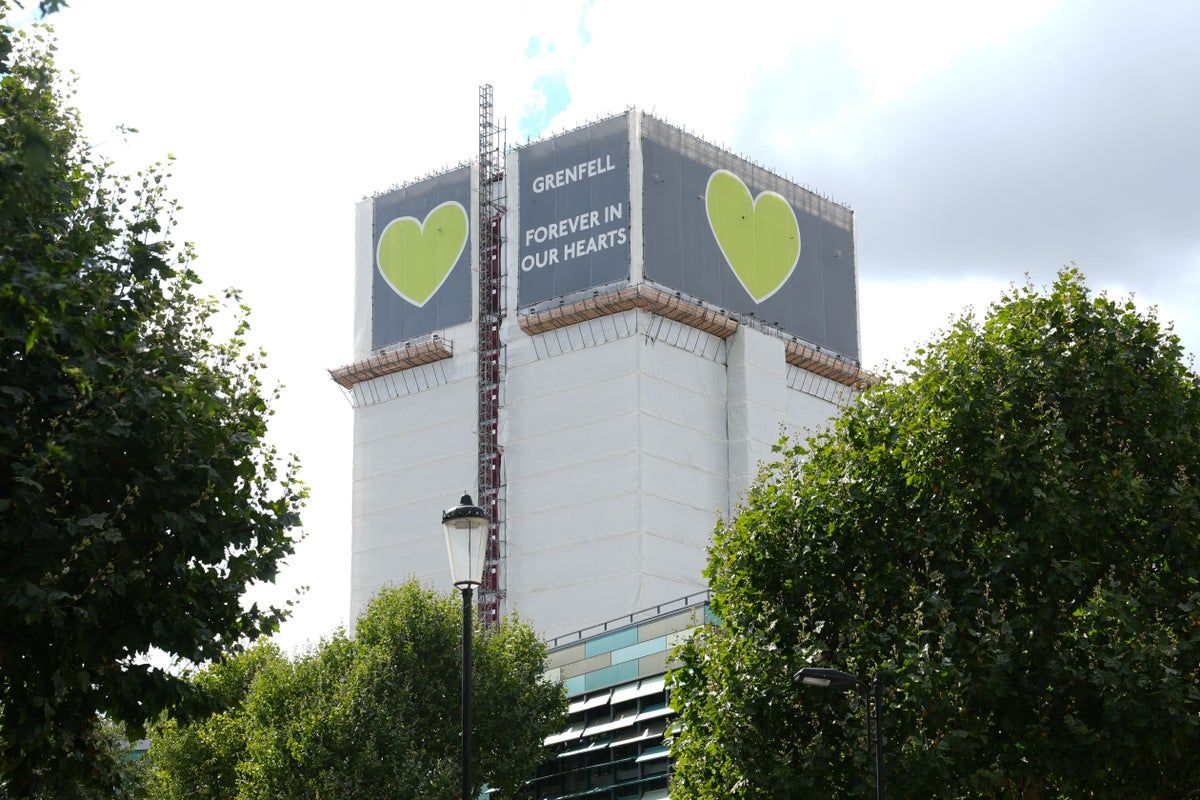 'Hero fireman wrongly blames himself for Grenfell…