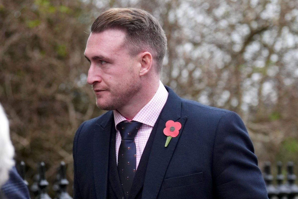 Former Scotland captain Stuart Hogg admits domestic…