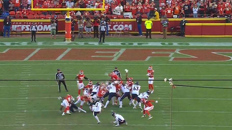 Sports Illustrated - Chiefs Block Broncos’…