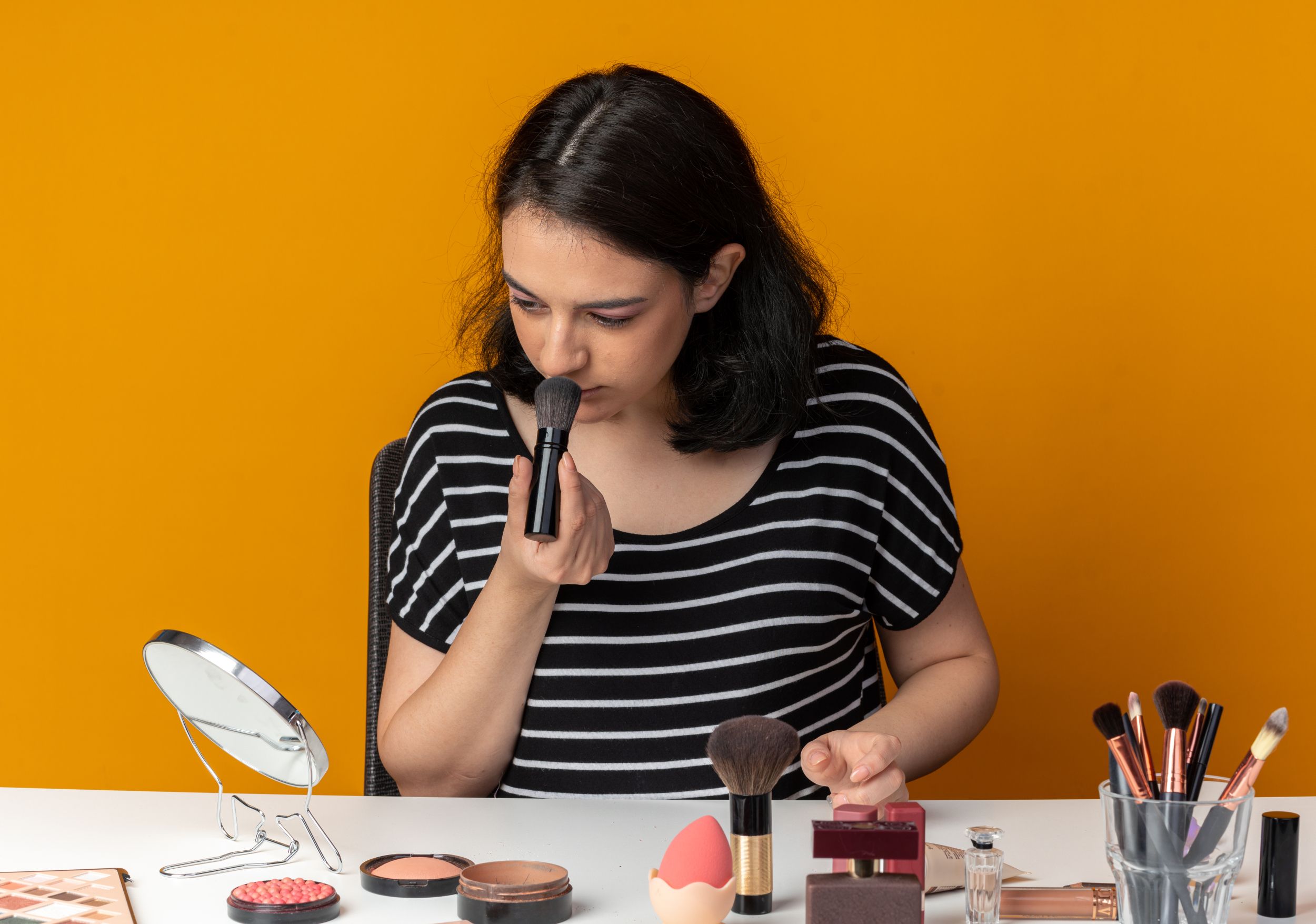 Cut Back On Makeup During Pregnancy, Lactation: Study…