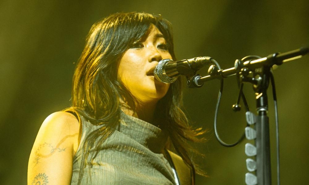 Beabadoobee review – singer-songwriter cautiously ups…