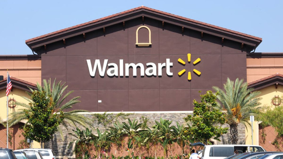 Walmart is selling a $349 chest freezer for only $174,…