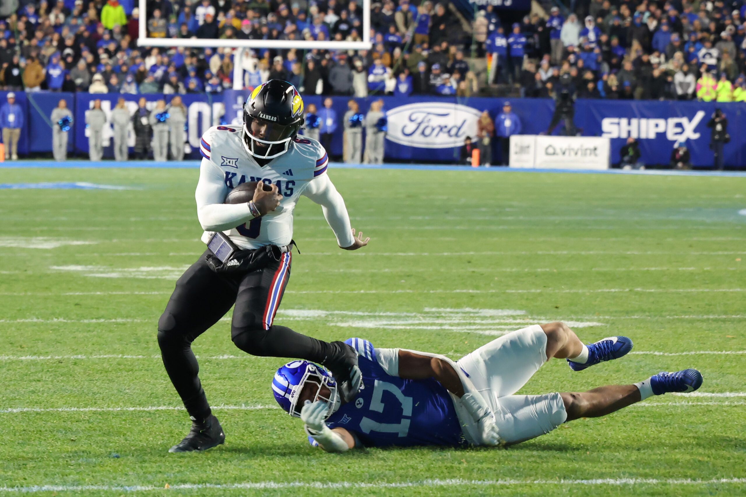 Kansas knocks BYU from undefeated ranks with bizarre…