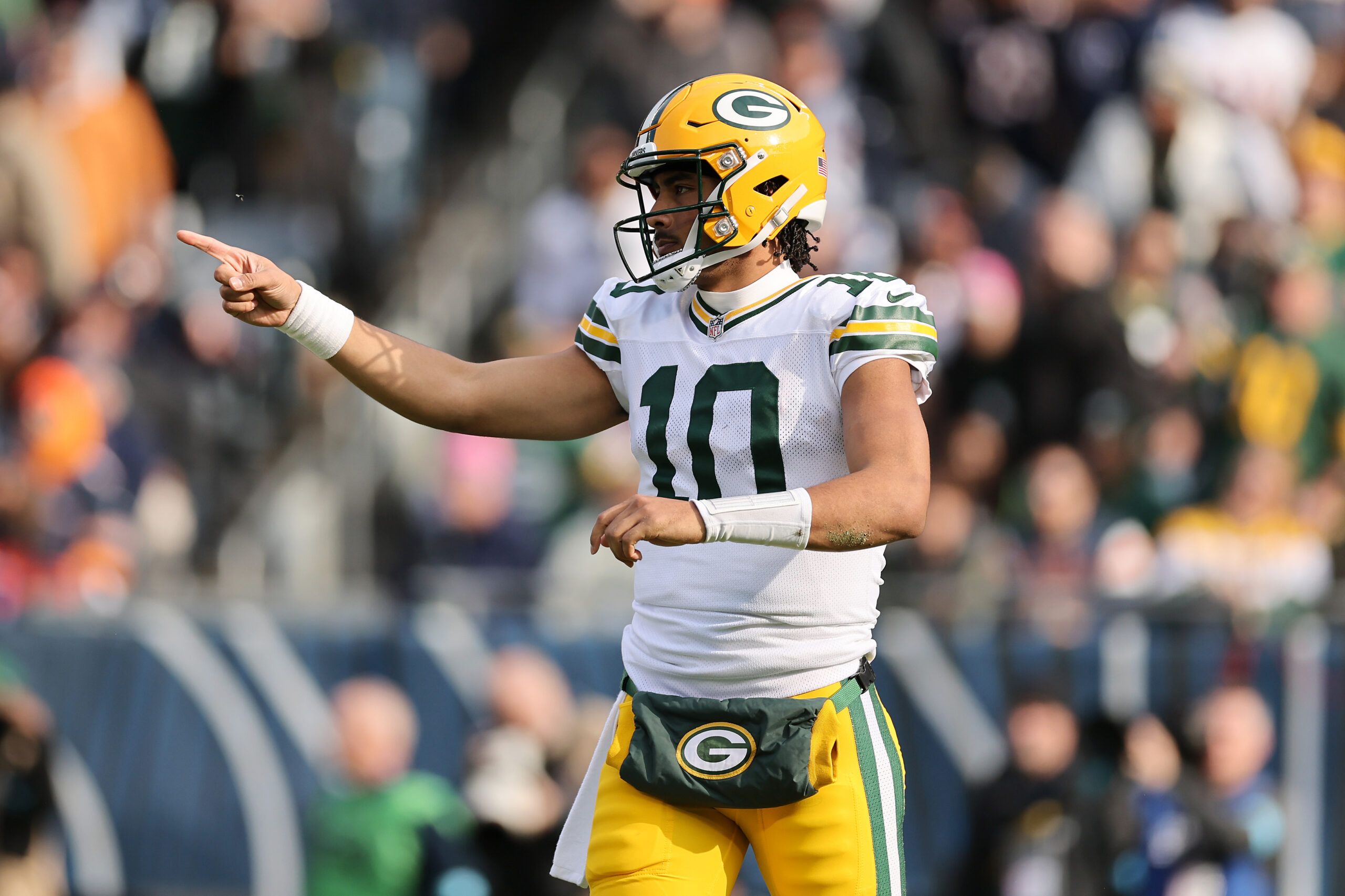 Packers QB Jordan Love extends interception streak to…