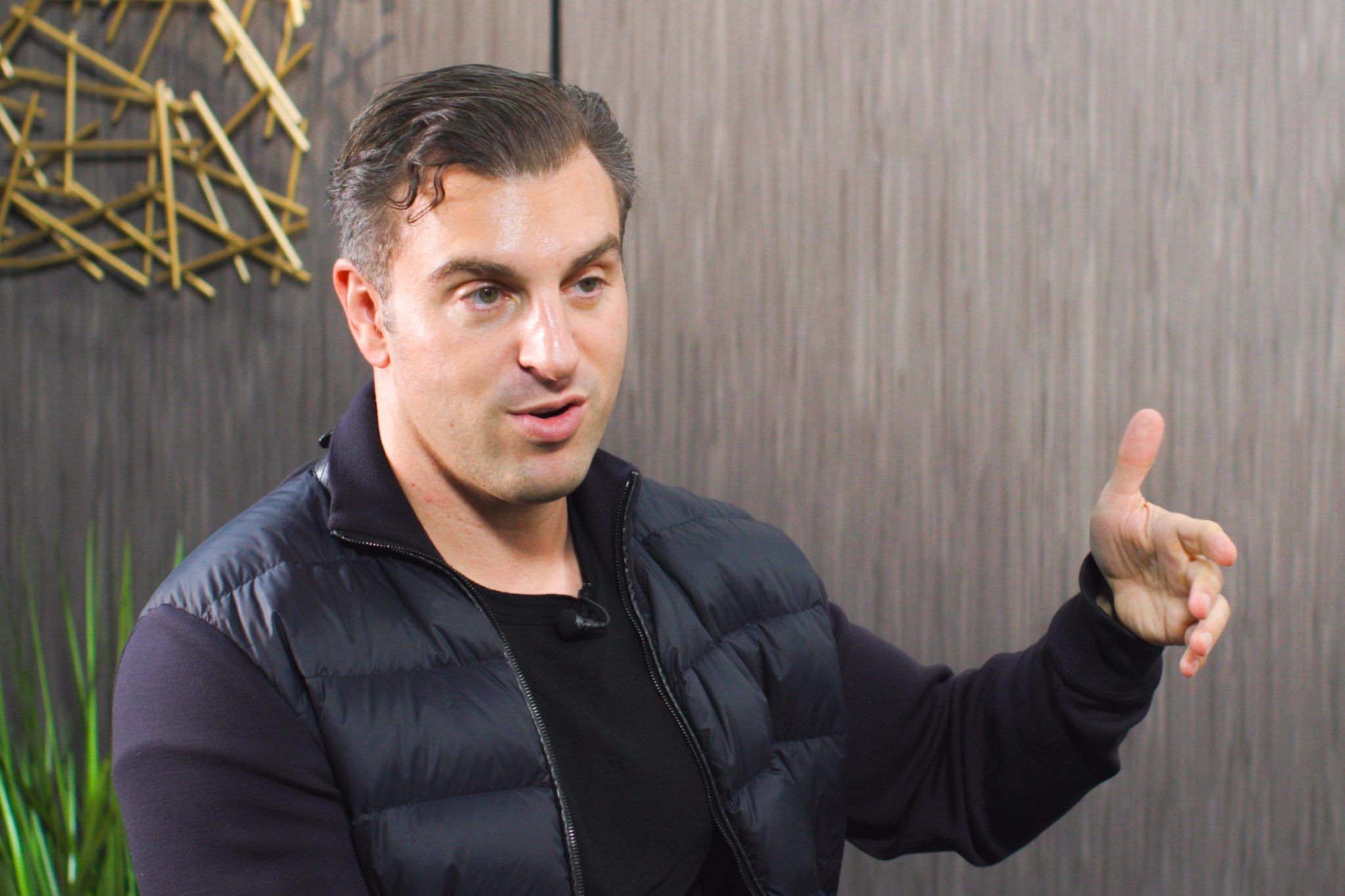 Why Airbnb’s CEO believes spotlighting top performers…