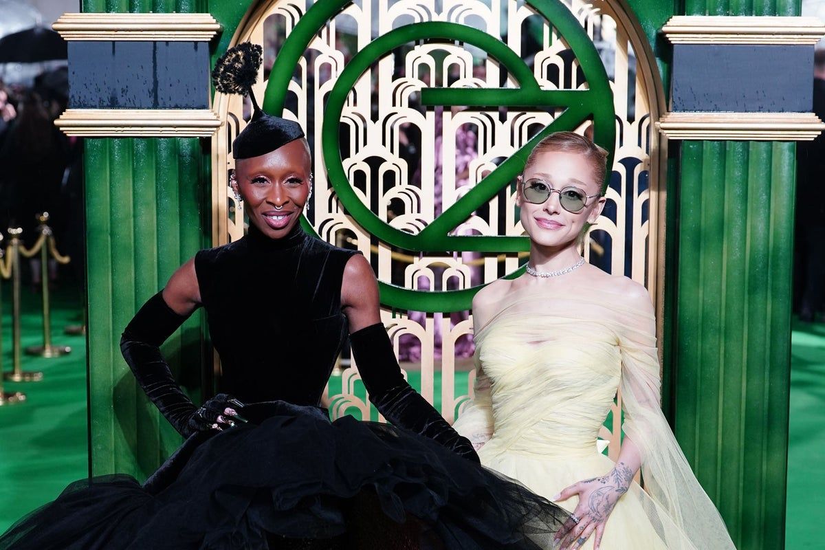 Wicked stars pay homage to original Broadway…