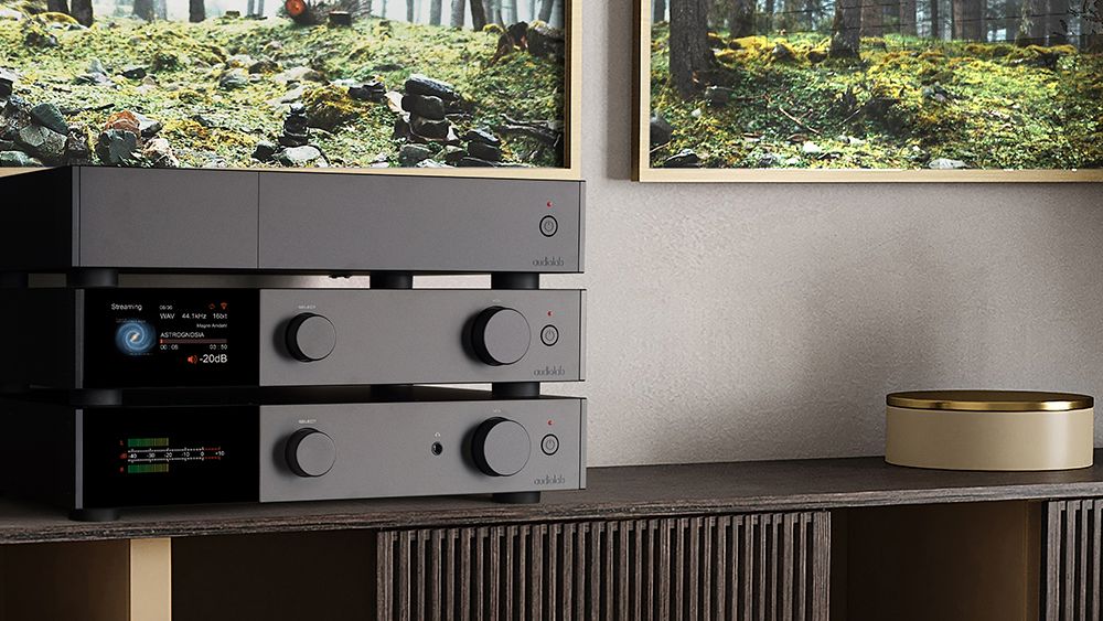 Audiolab elevates its reference 9000 range with its…