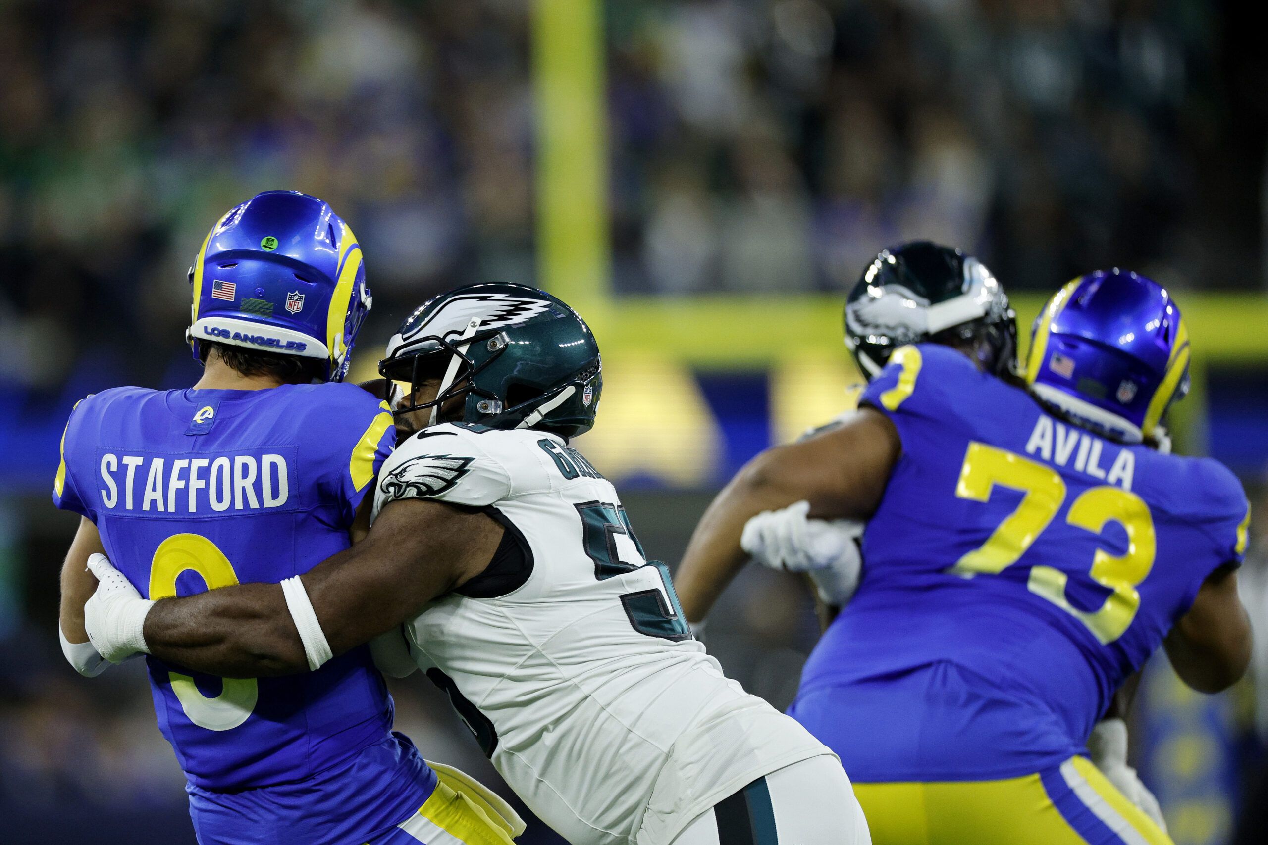 Brandon Graham exits Eagles game vs. Rams with scary…