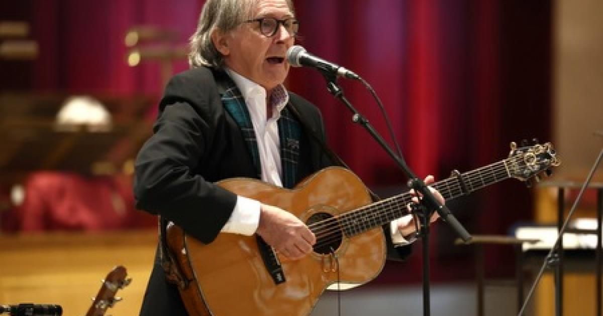 Watch Dougie MacLean's full performance of Caledonia…