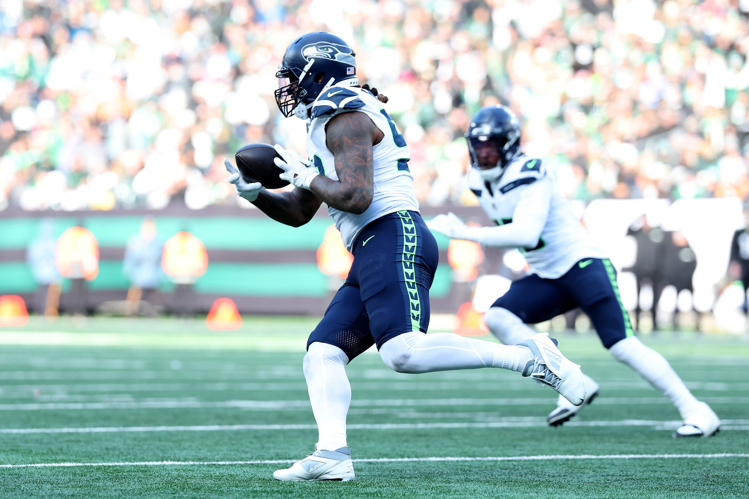 Watch: Seahawks’ Leonard Williams intercepts Aaron…