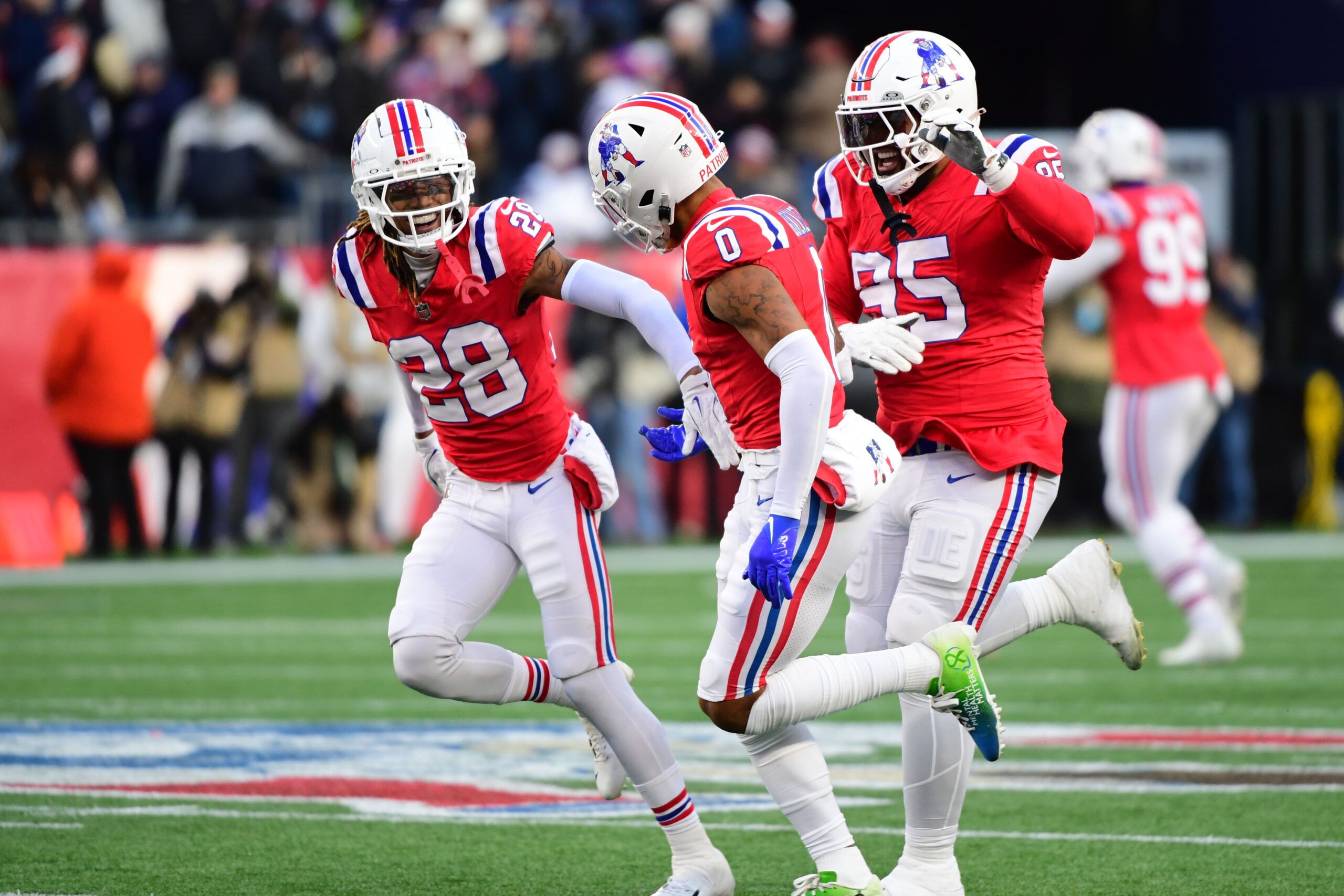 WATCH: Christian Gonzalez gets interception while…