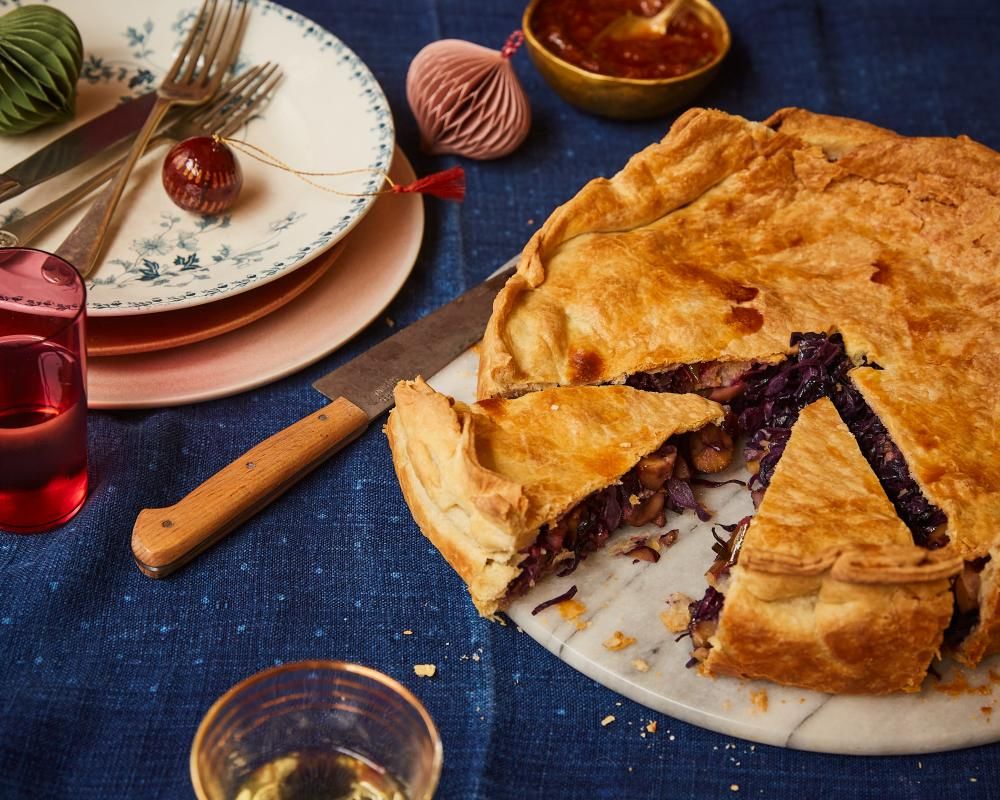 Rachel Roddy’s recipe for red cabbage, apple and…
