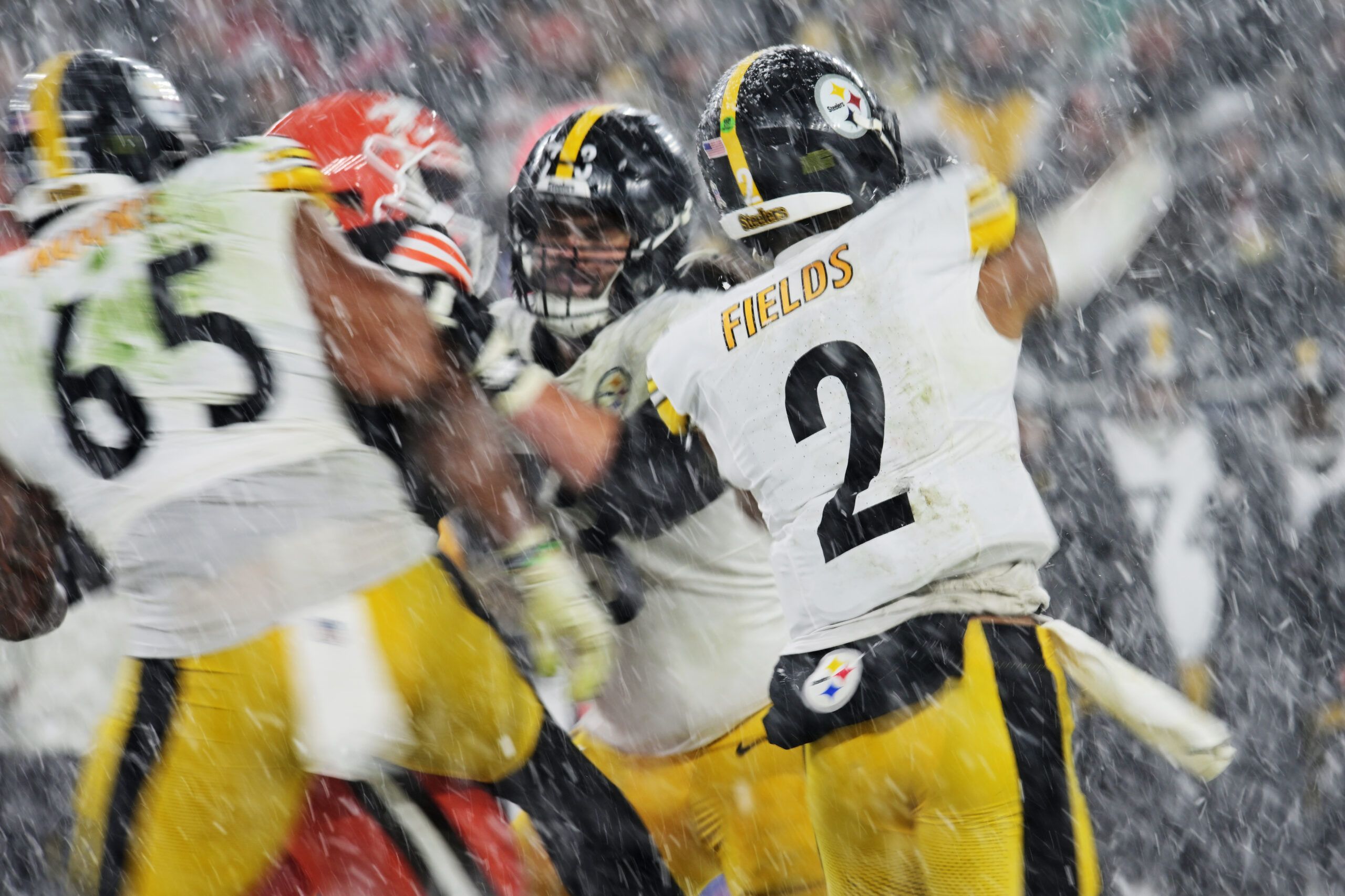 Steelers vs Browns: Who wins in Week 14?