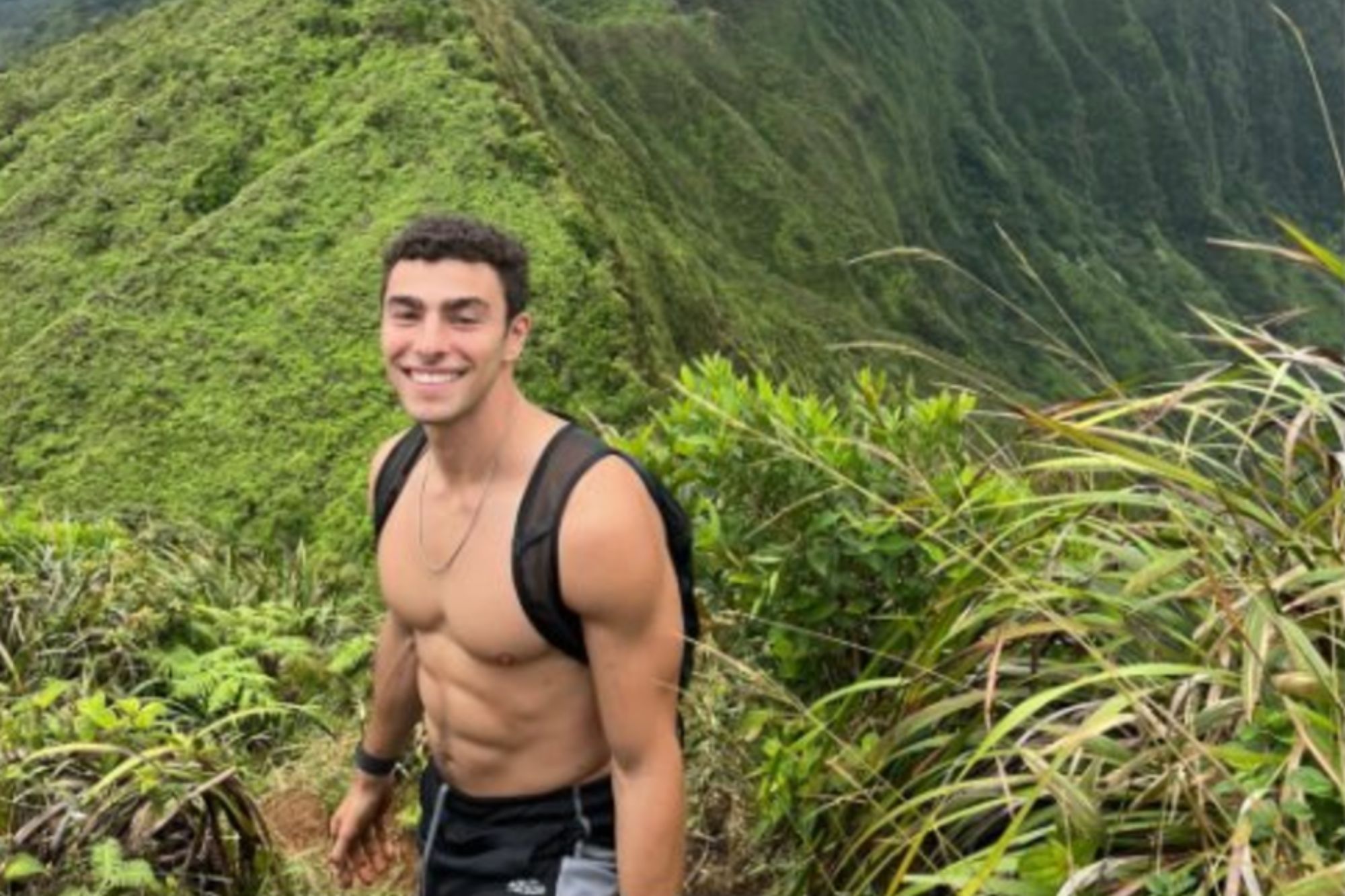 CNN Anchors Gawk at Shirtless Photo of 'Attractive'…