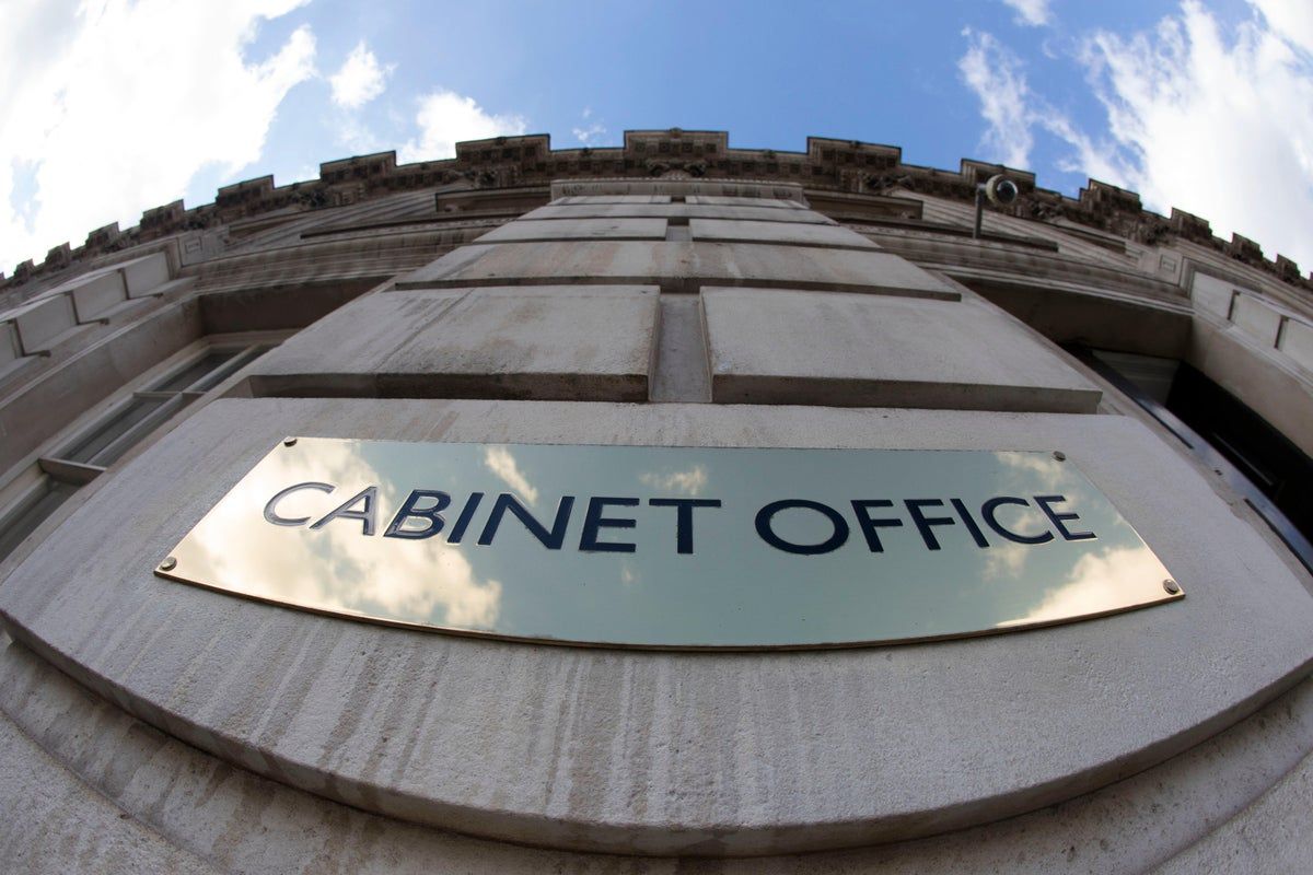 Cabinet Office to cut 400 roles to create ‘smaller,…