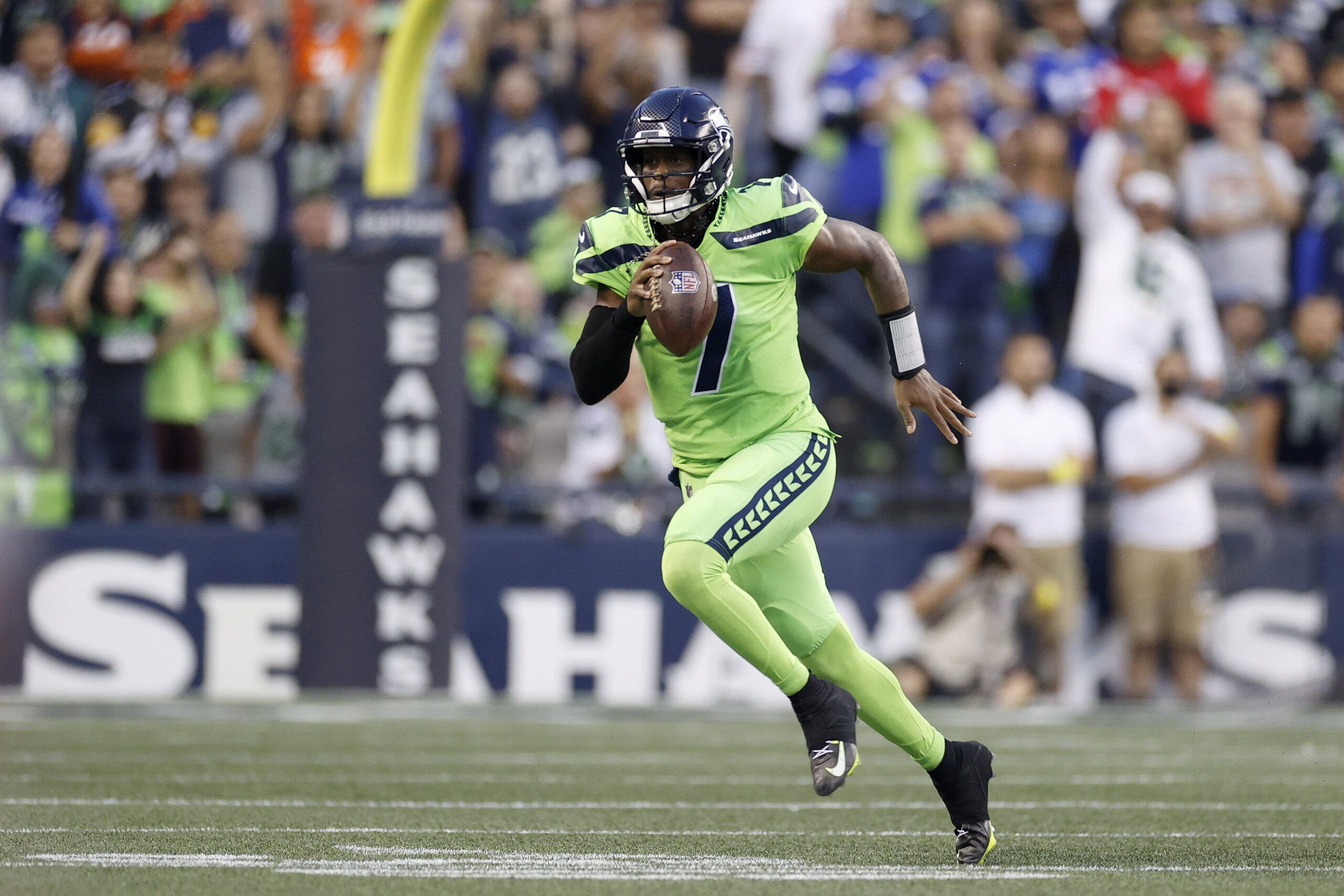 Seahawks QB Geno Smith leads league in this advanced…