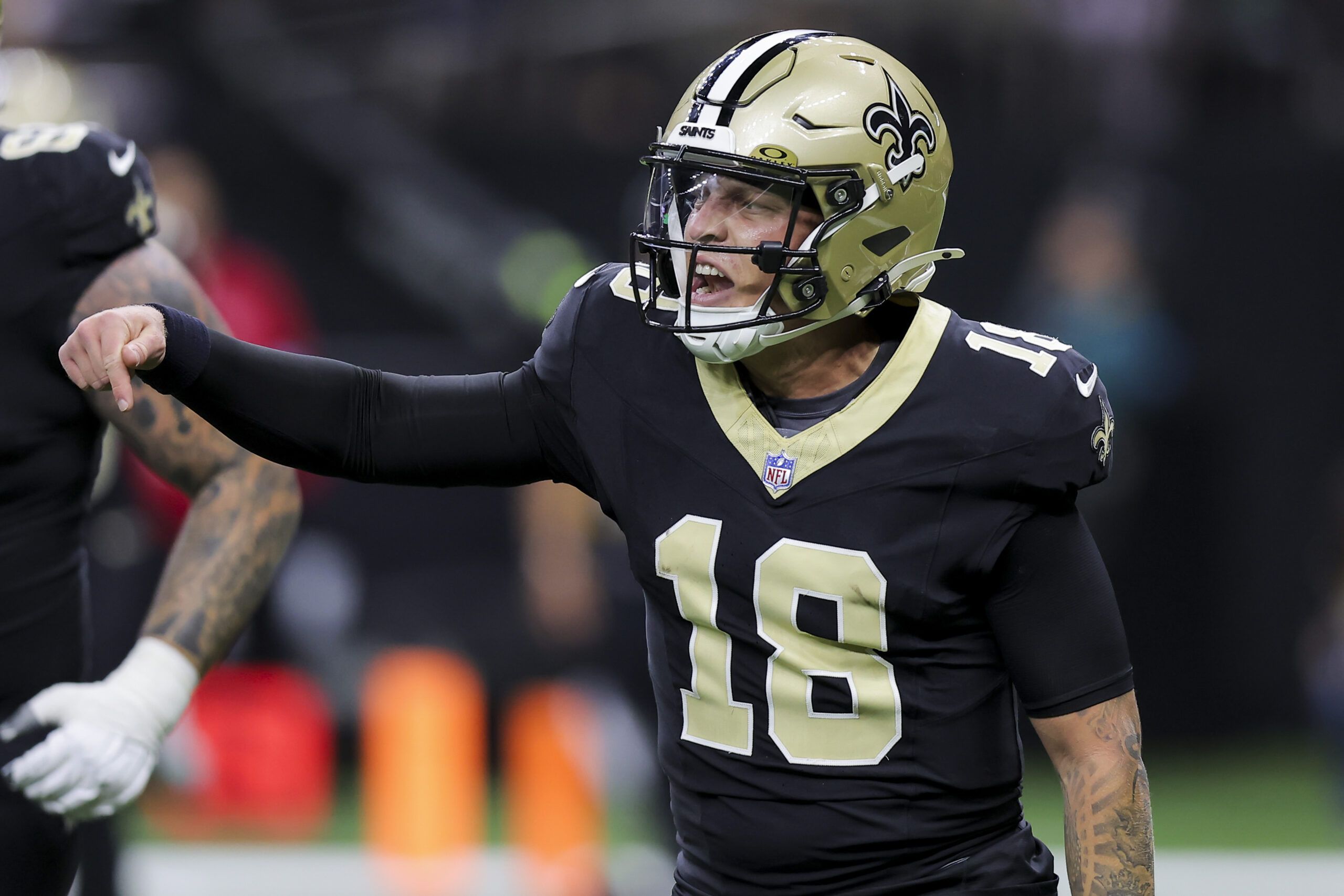 Saints bench Jake Haener to start the second half vs.…