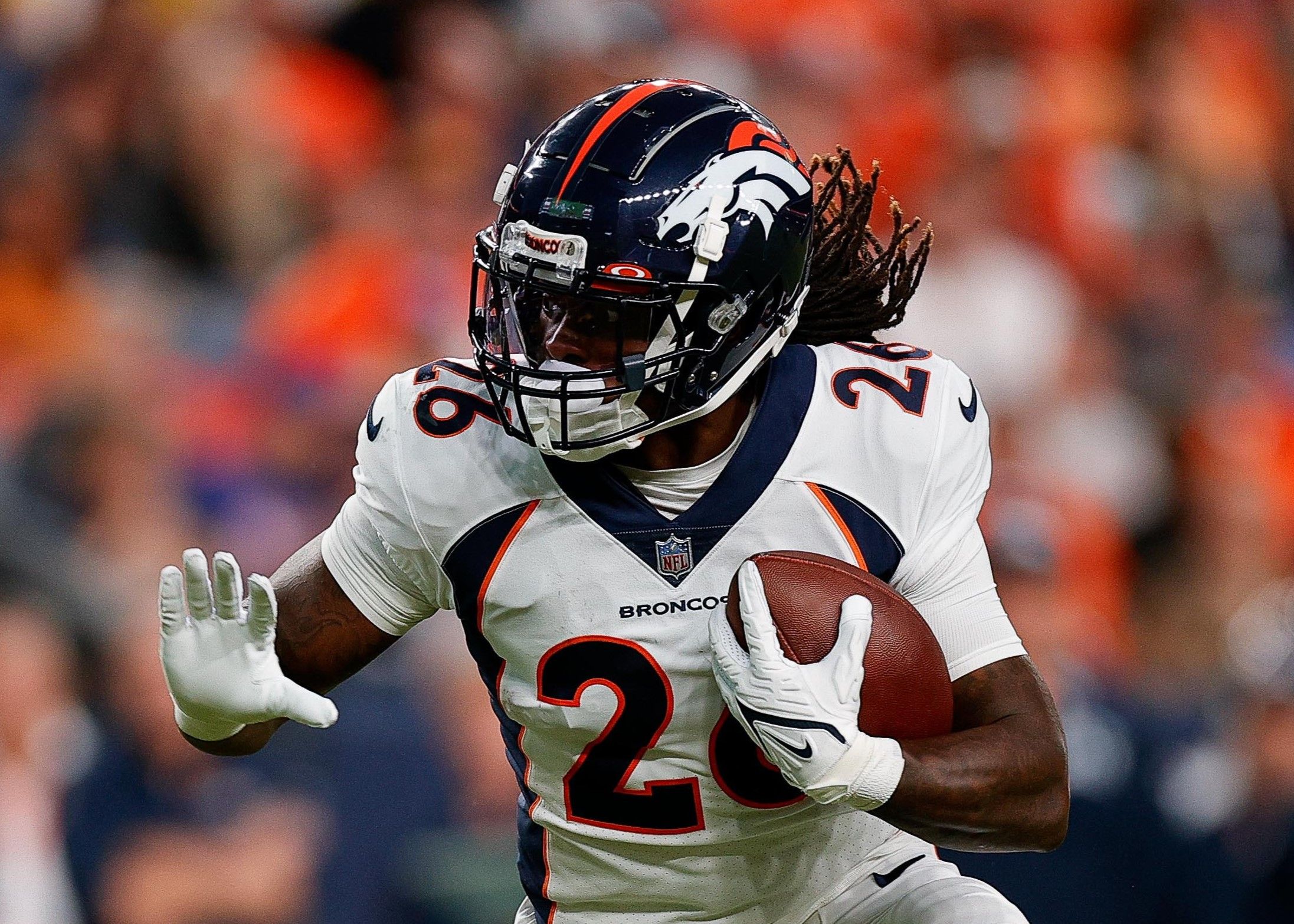 Cardinals sign ex-Broncos running back to practice…