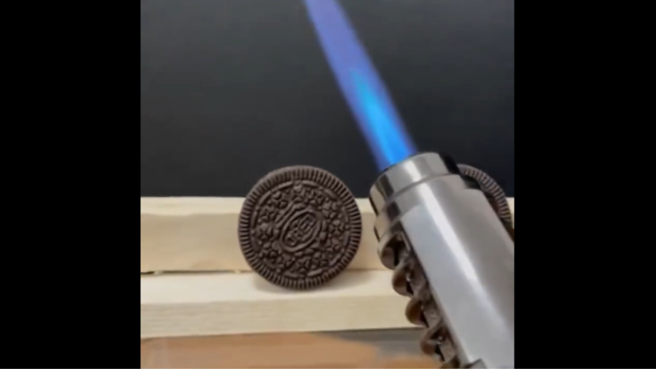 Video of Oreo cookies' shocking resistance to fire…
