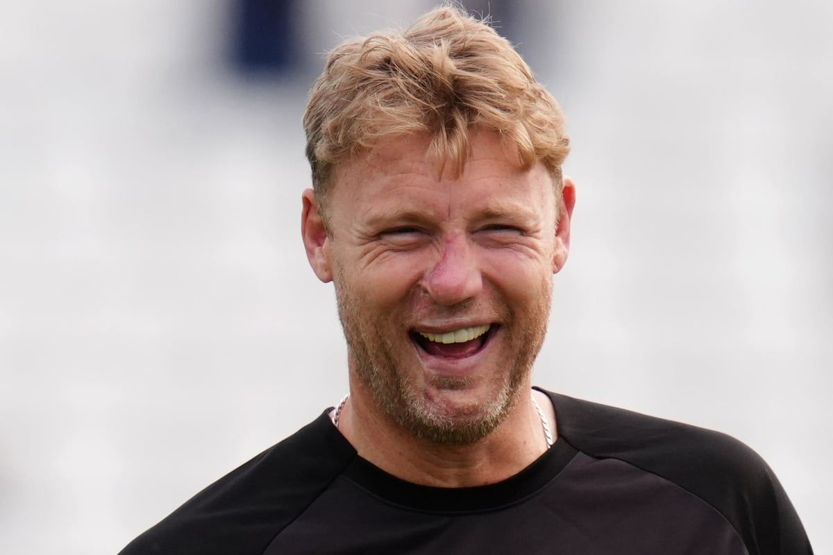 Andrew Flintoff and Luke Littler throw darts together…