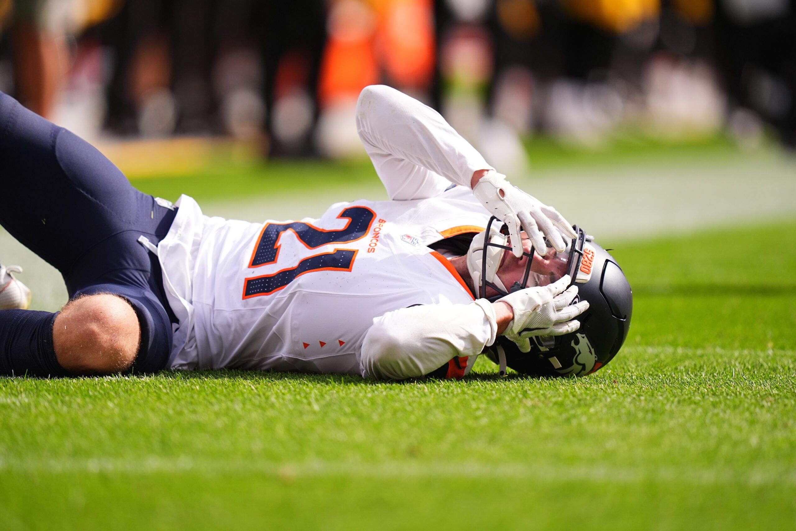 Broncos give hopeful update for Riley Moss ahead of…