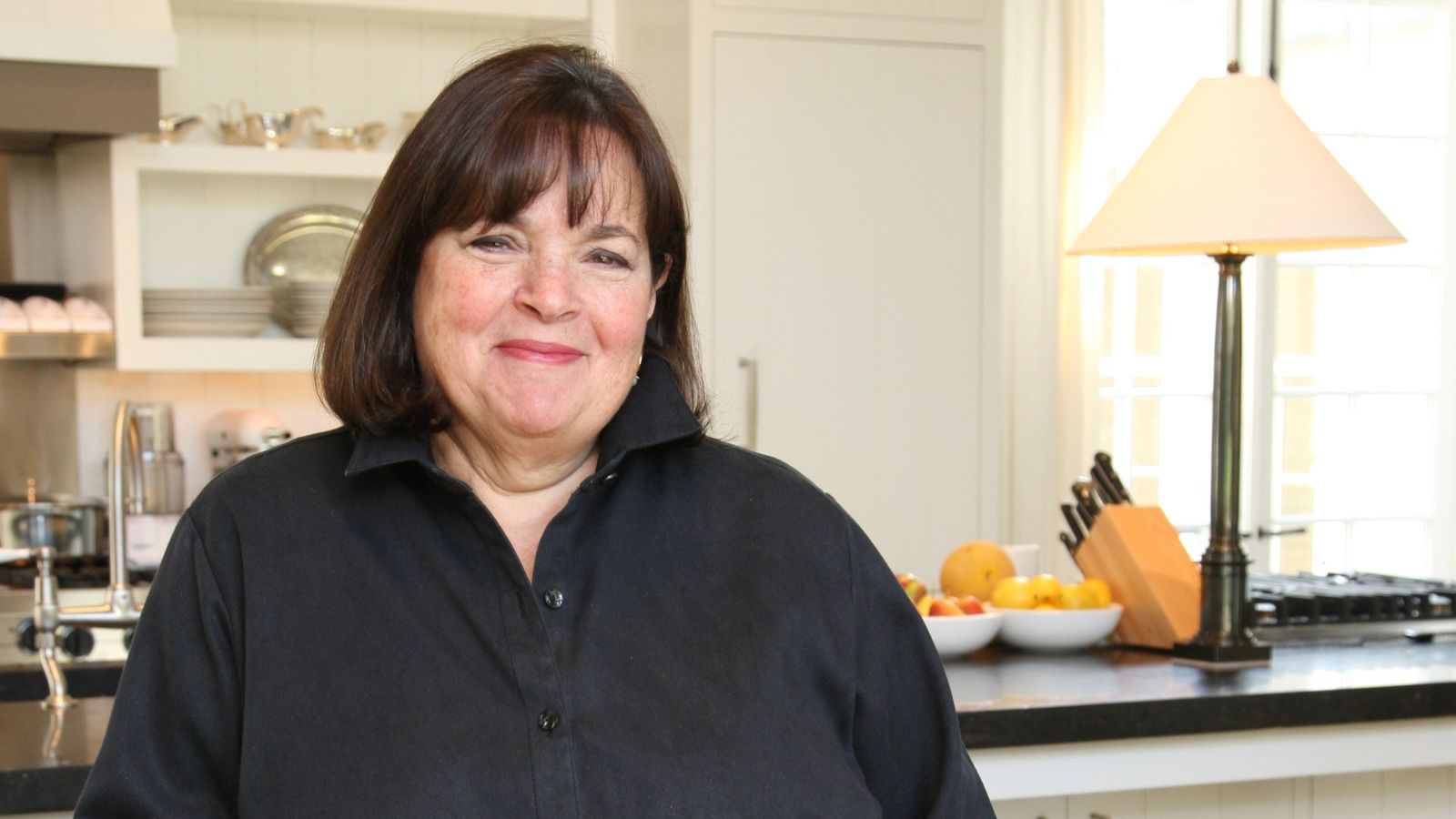 Ina Garten's Hamptons home features a risky 'no paint'…