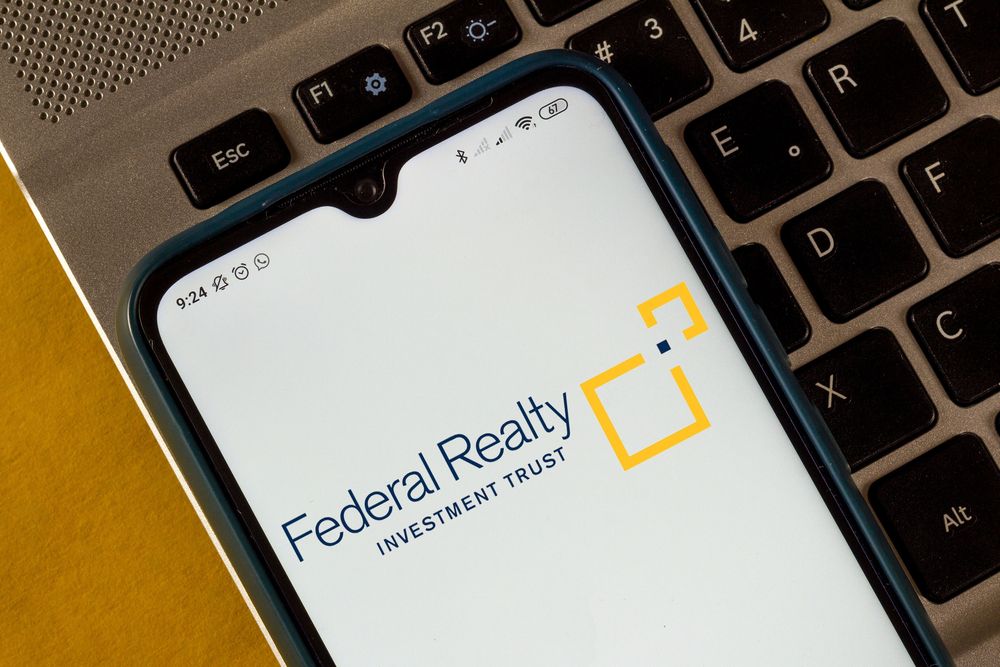 Is Federal Realty Stock Underperforming the Dow?