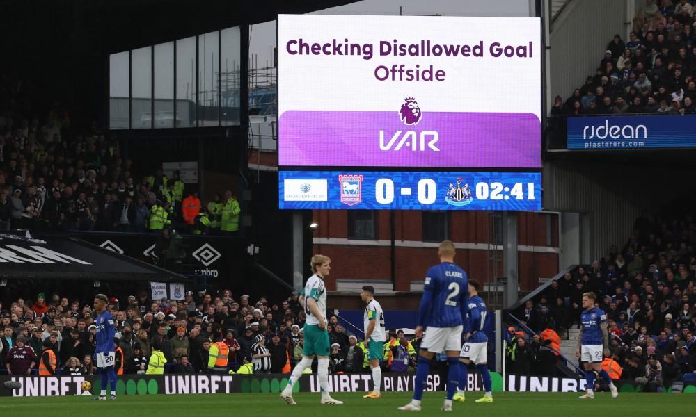 In-stadium VAR announcements to be trialled in Carabao…