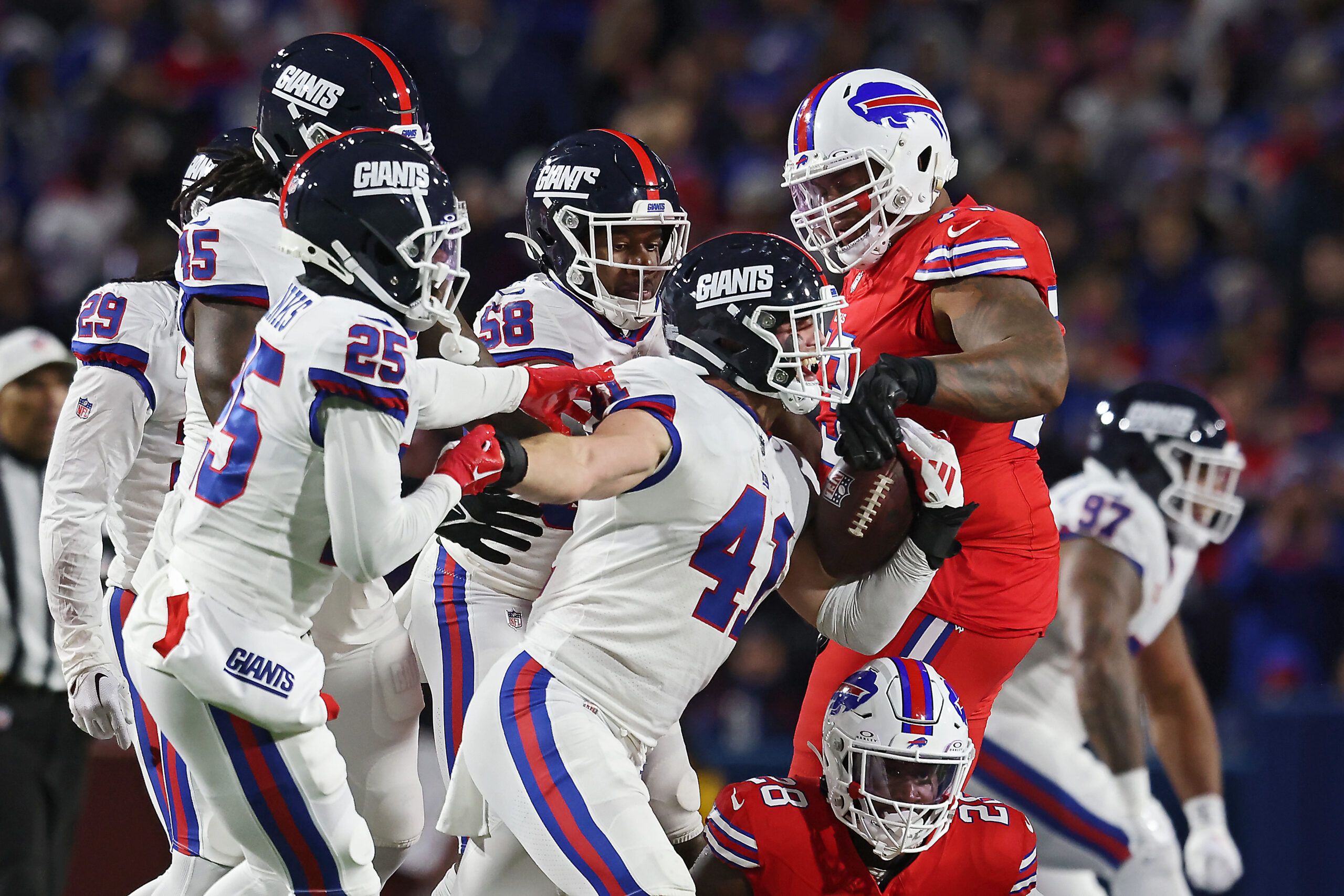 Giants injury report: Micah McFadden, Evan Neal…