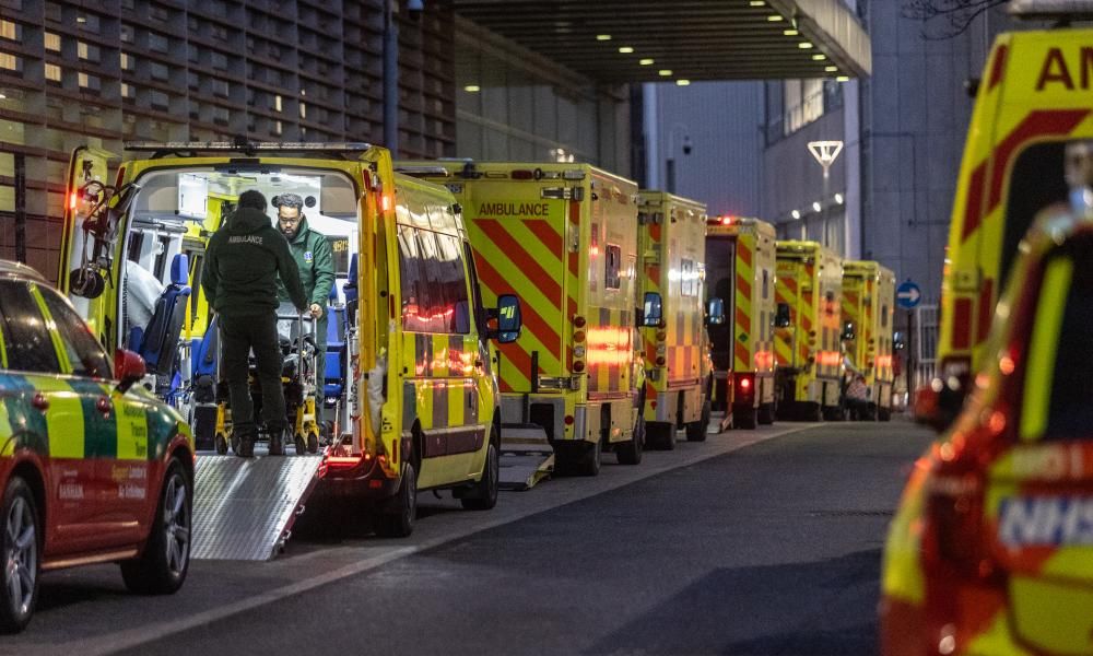 Ambulance crews stuck at A&E miss thousands of 999…