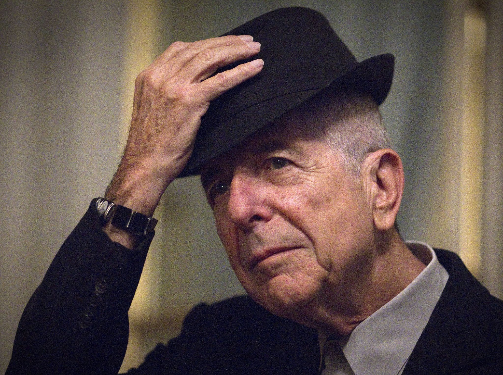 Leonard Cohen dead: Canadian singer dies aged 82