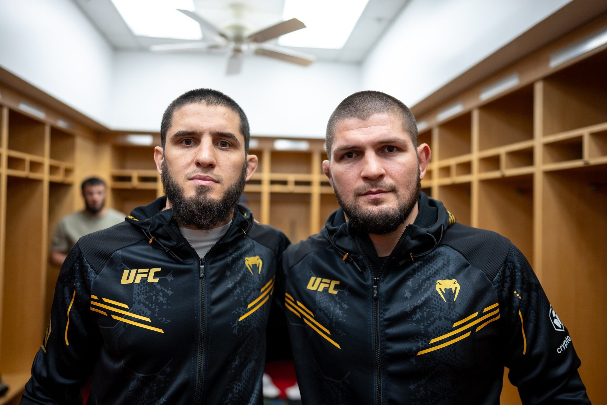 Khabib Nurmagomedov reacts to UFC 311 title fight…
