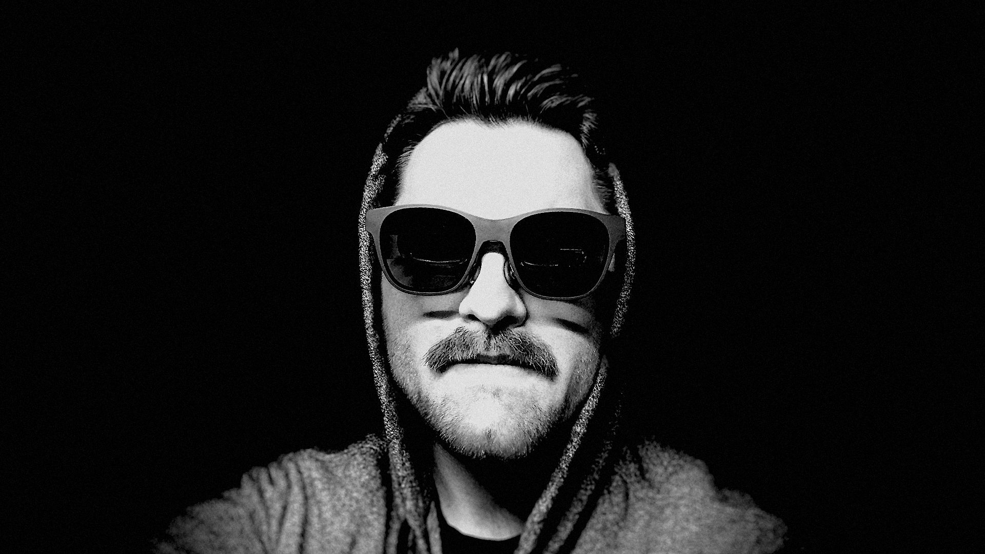 Smart glasses make me look like the Unabomber, but…