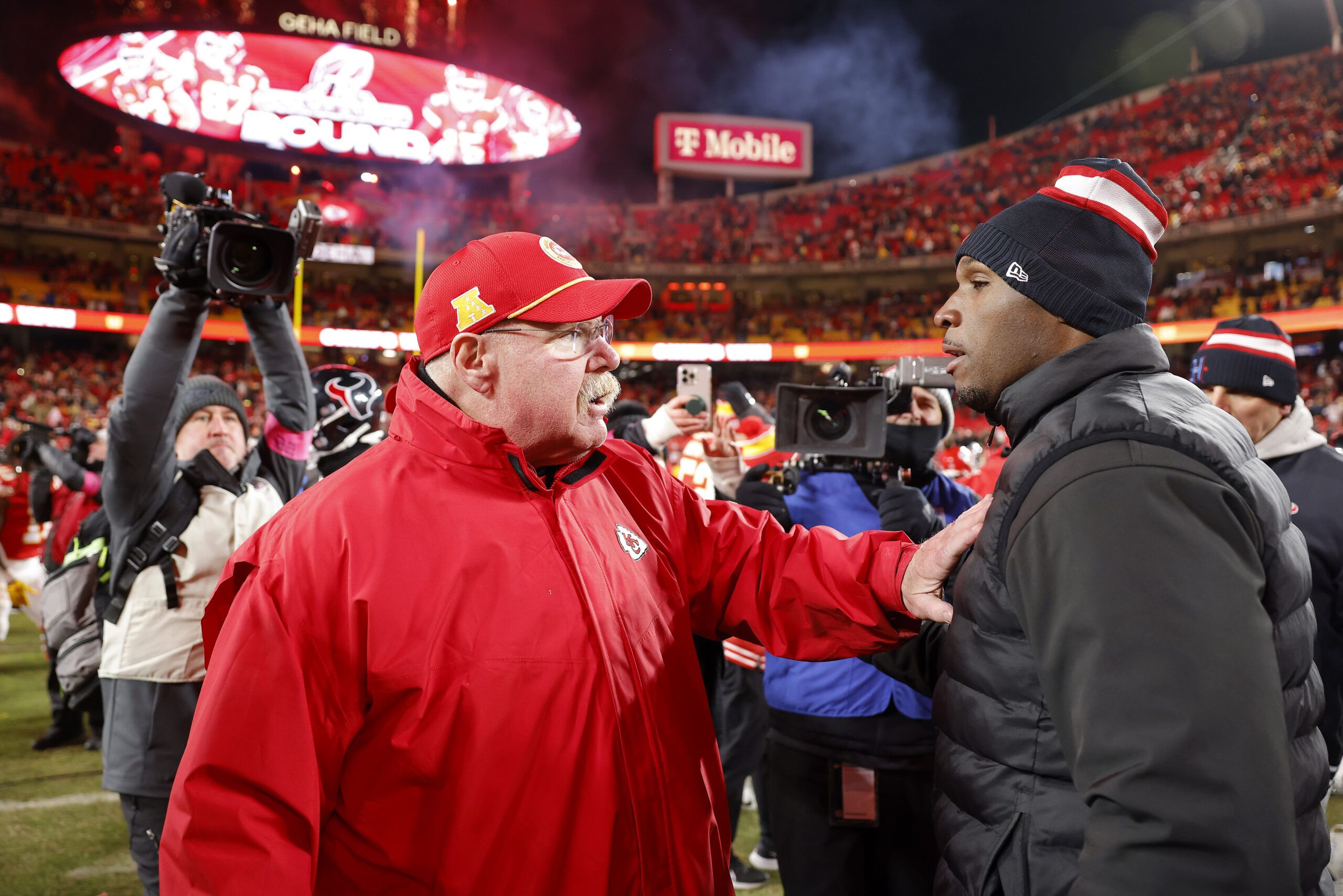 Texans HC DeMeco Ryans sends message to Chiefs after… Texans HC DeMeco Ryans sends message to Chiefs after…