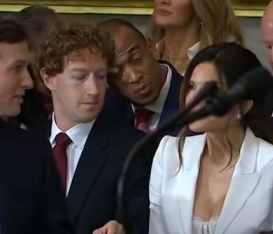 Users Mock Zuckerberg for Seemingly Stealing a Peek At…