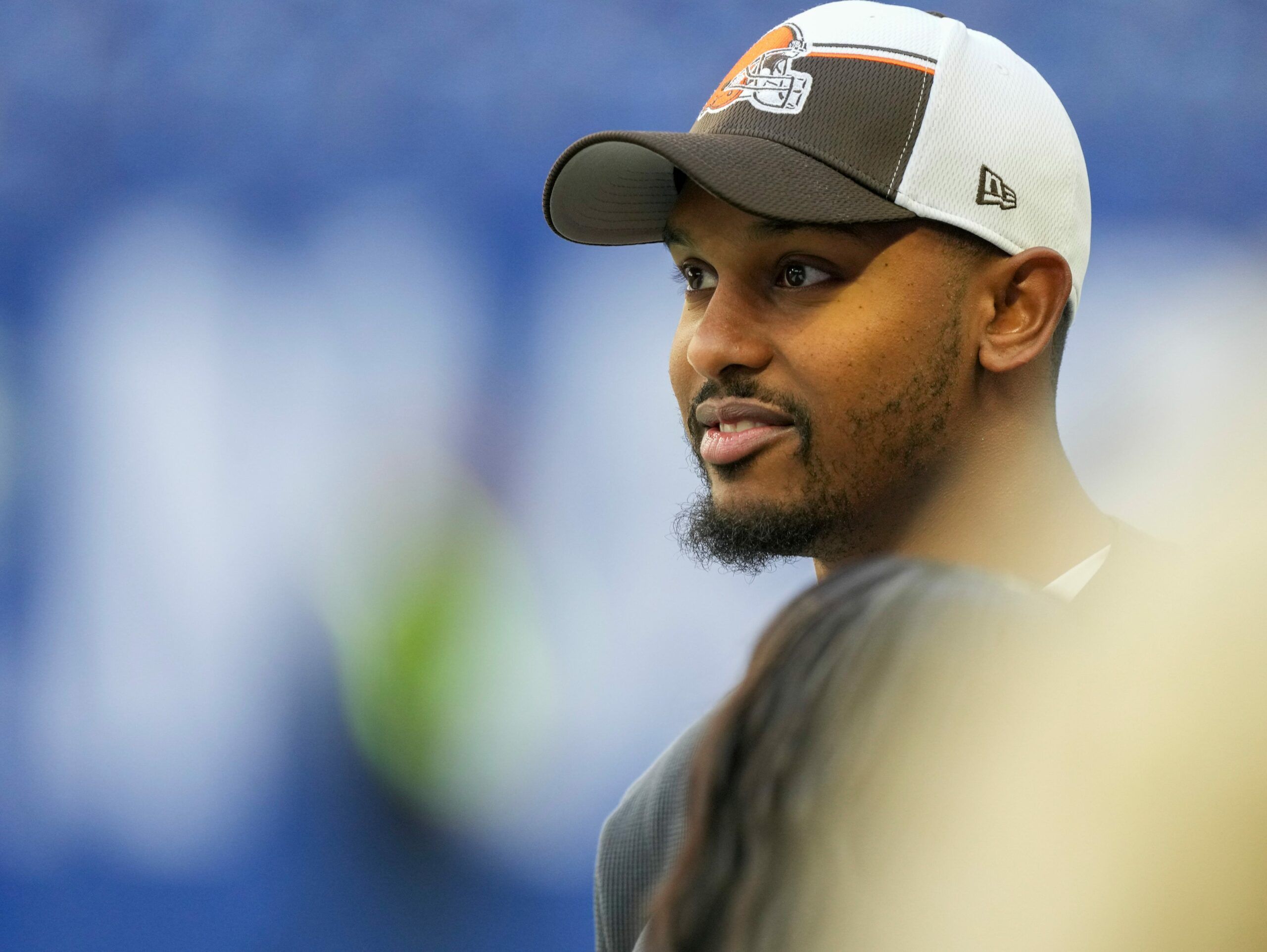 Mike Vrabel poaches longtime Browns assistant coach…