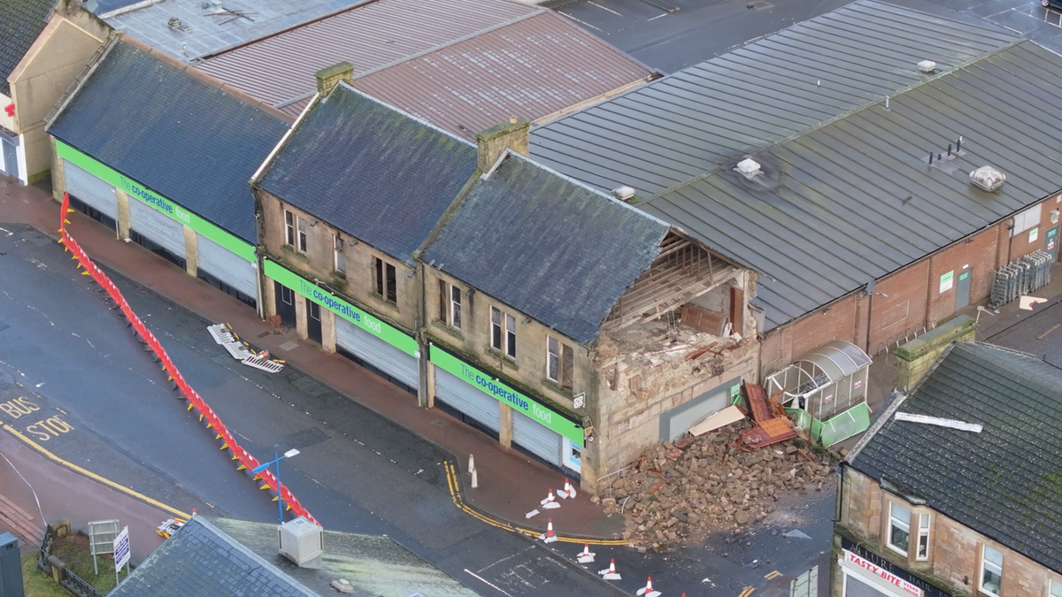 Co-op building collapses in Falkirk as Storm Eowyn…