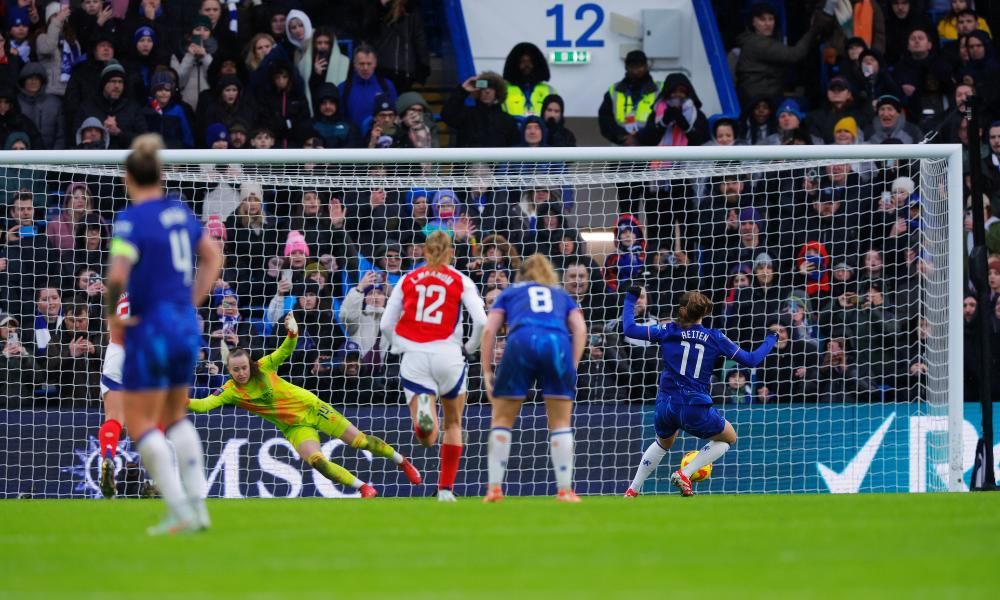 Chelsea widen gap at top of WSL after Reiten’s late…