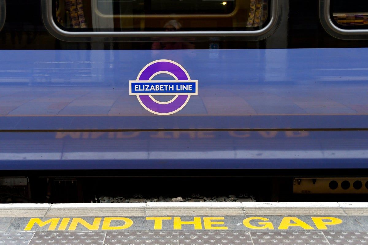 Commuter chaos as Elizabeth line part suspended due to…