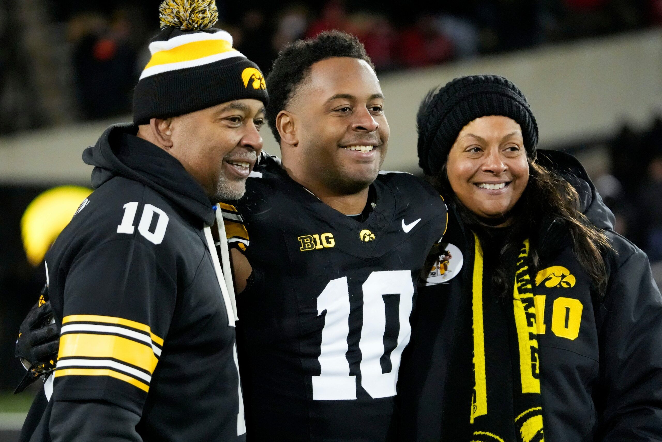 Saints met with Iowa linebacker who has the…