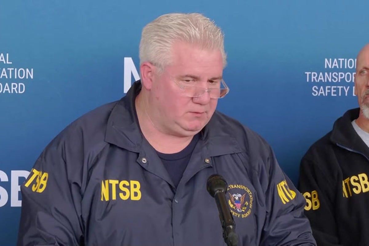 NTSB spokesman fights back tears as he makes pledge to…