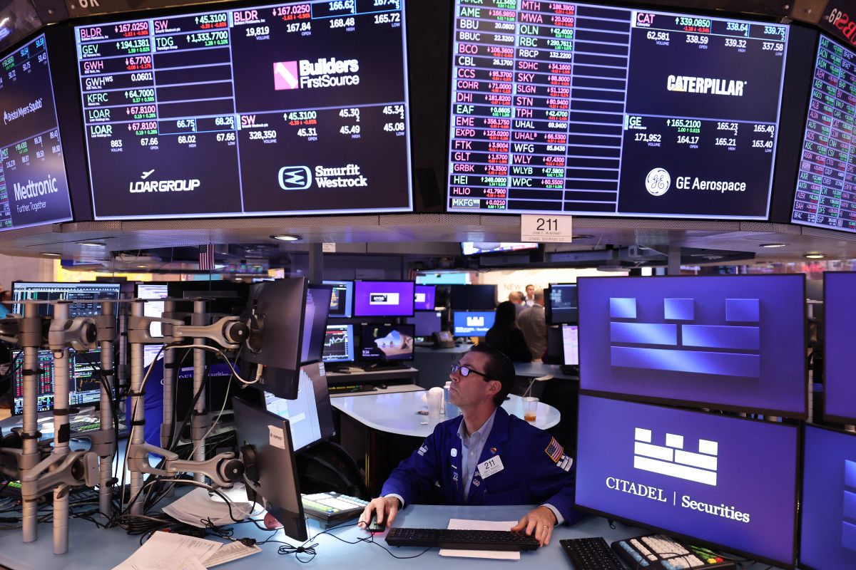 Stock Market Today: Stocks end lower on Trump tariff…