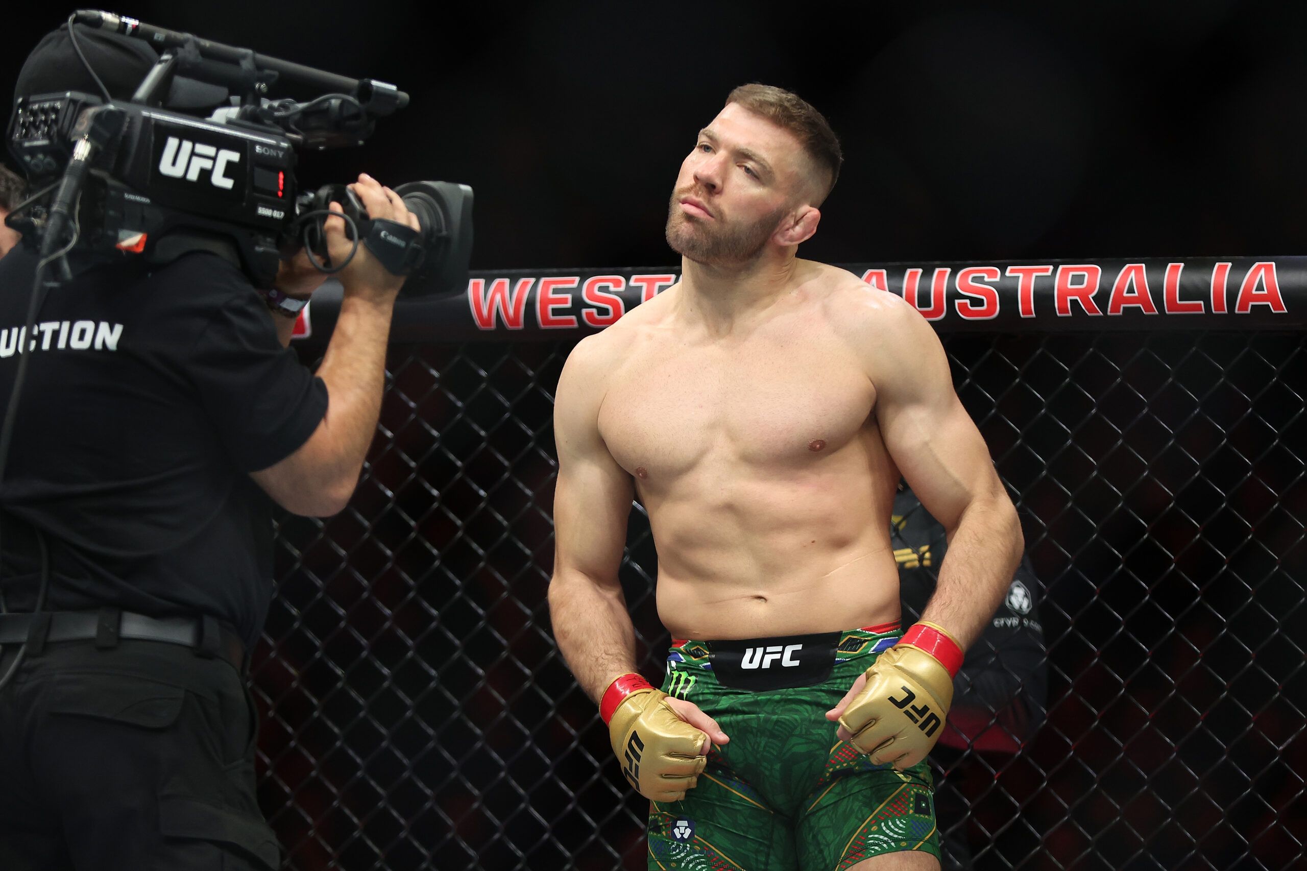 UFC champ Dricus Du Plessis’ mentality on fighting…