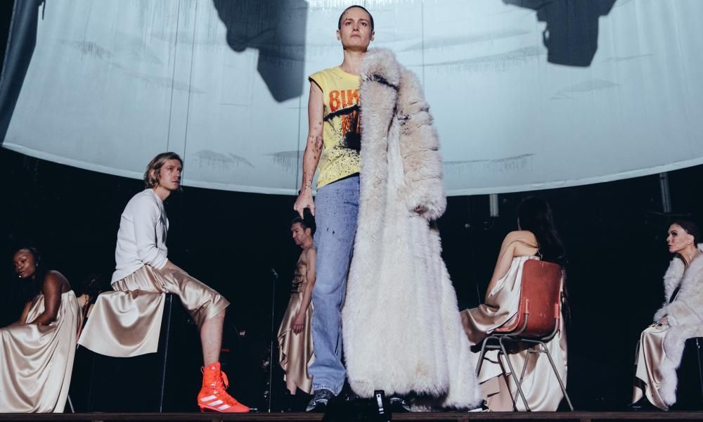 Elektra review – Brie Larson makes a fearless West End…