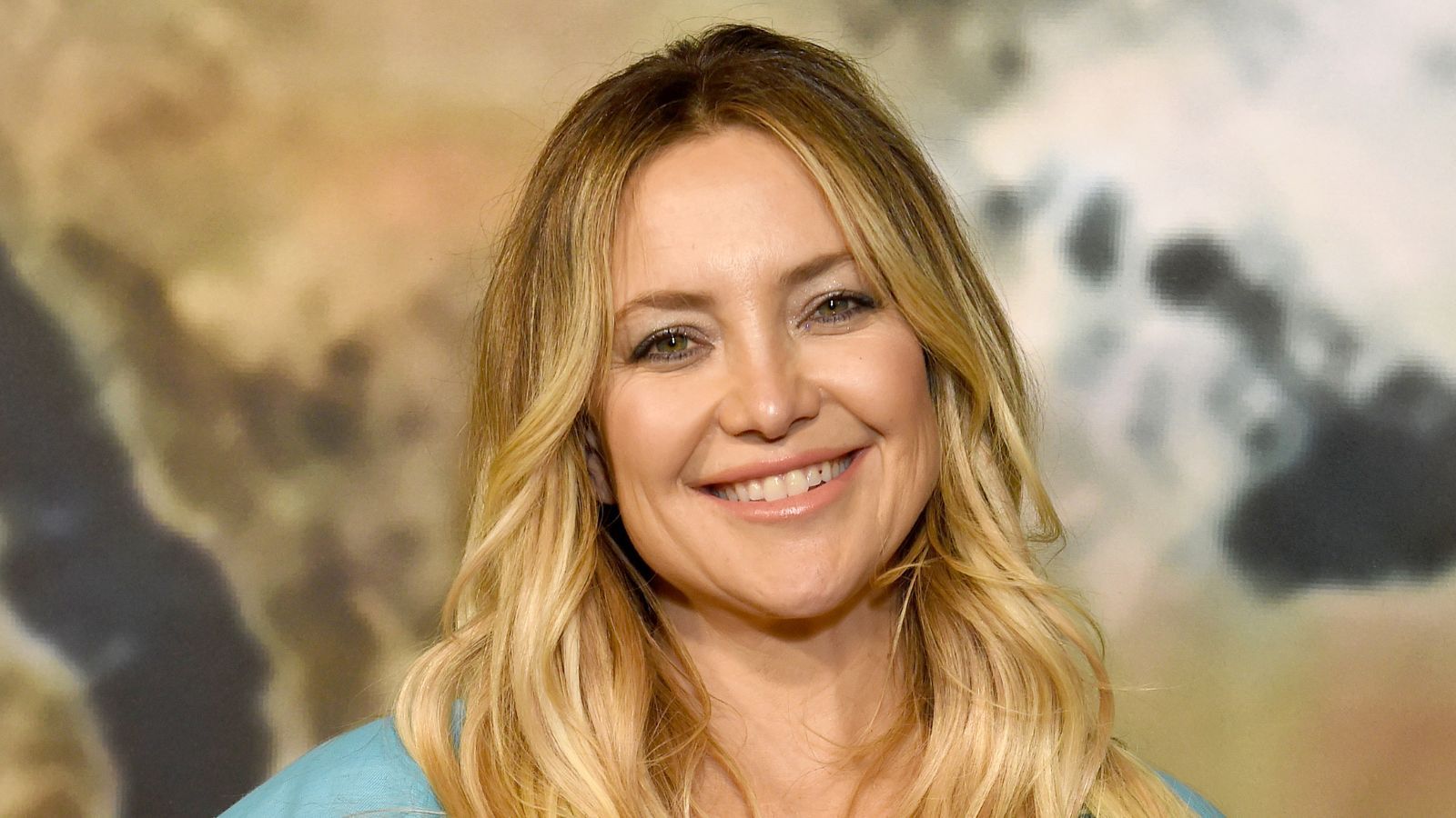 Kate Hudson hid a walk-in closet behind strategically…